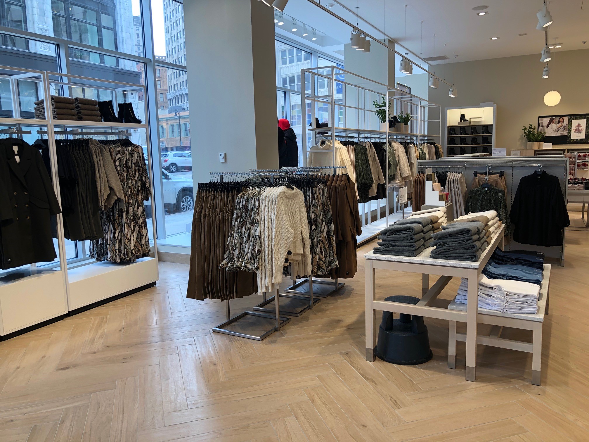 H&M Downtown Detroit location at 1505 Woodward Avenue - mlive.com