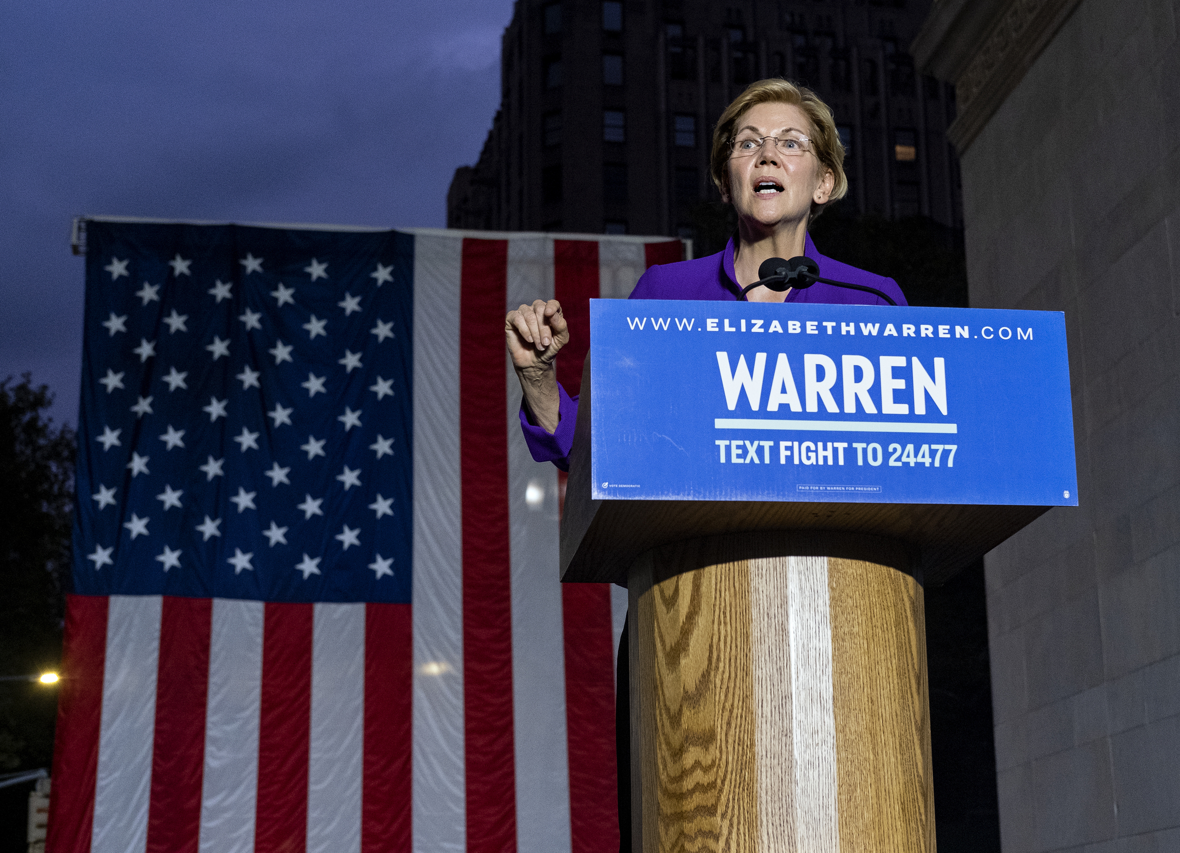 At rally, Elizabeth Warren decries Donald Trump as ‘corruption in the ...