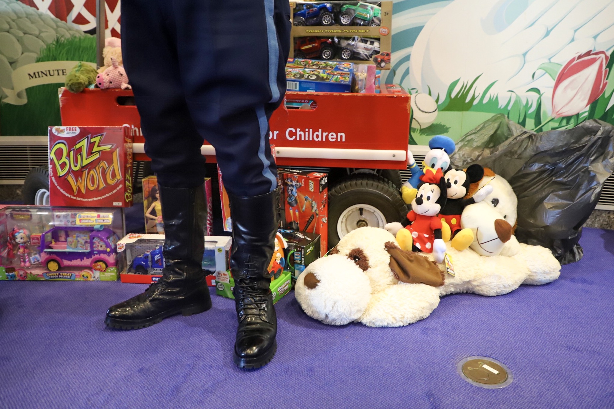 Massachusetts State Police troopers deliver donated toys to Shriners ...