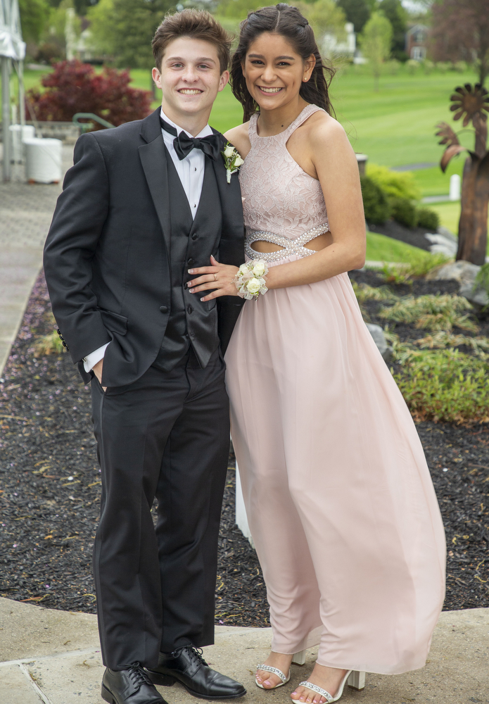 Trinity High School 2019 Prom at West Shore Country Club - pennlive.com