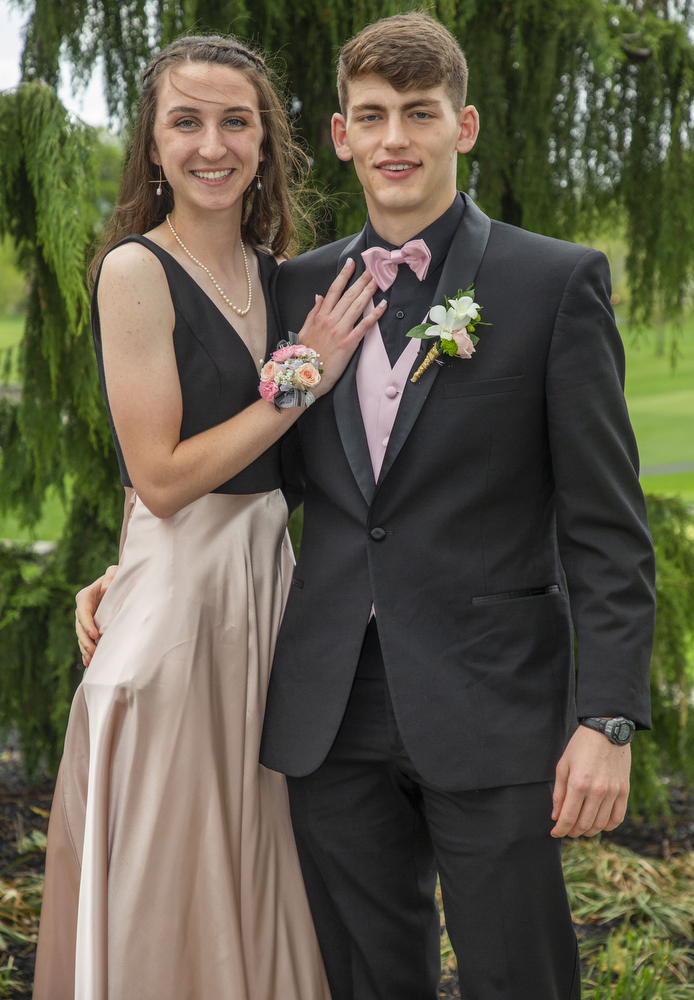 Trinity High School 2019 Prom at West Shore Country Club - pennlive.com