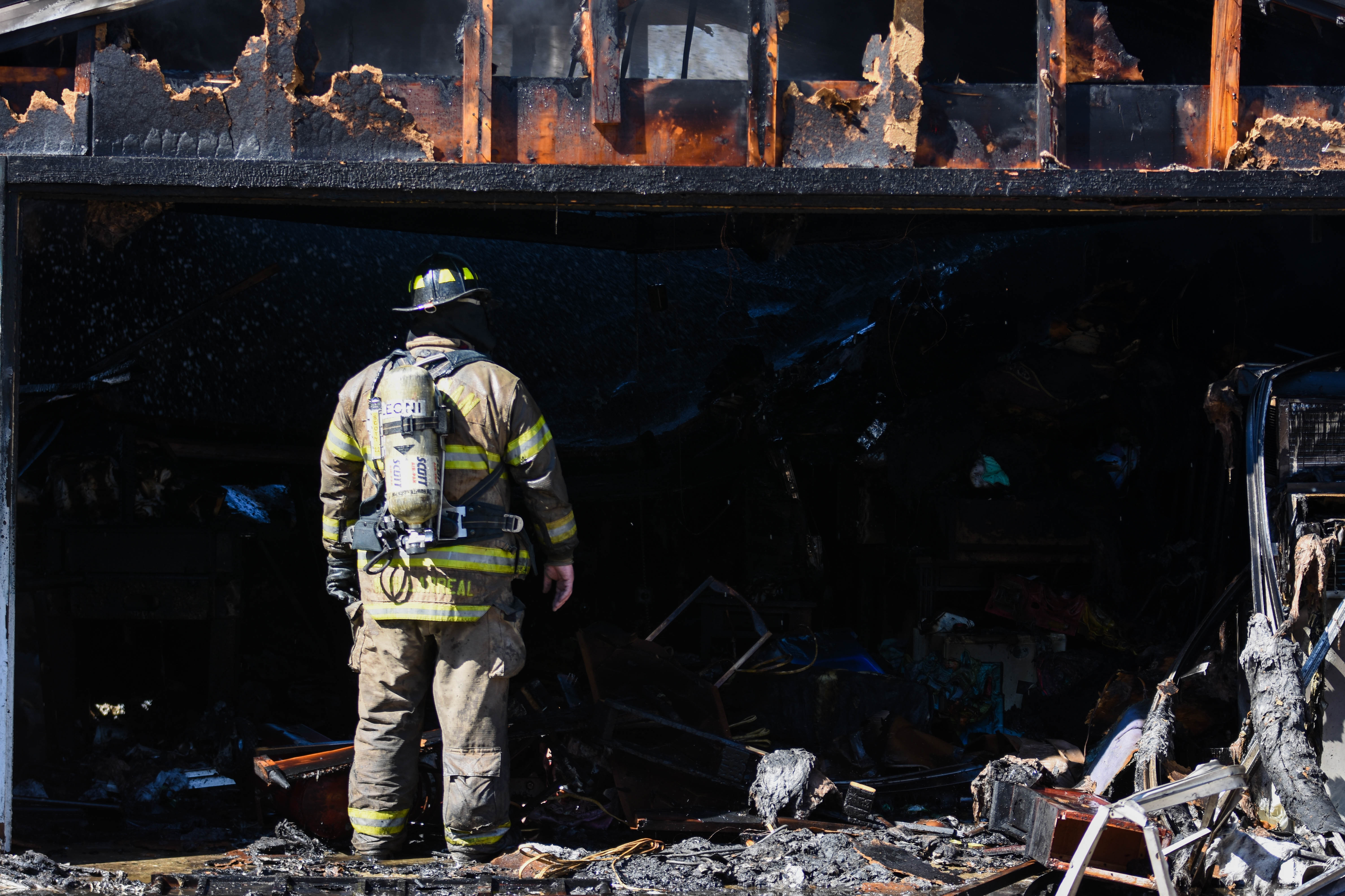 Blackman-Leoni fire crews respond to a garage fire on Manton Drive ...