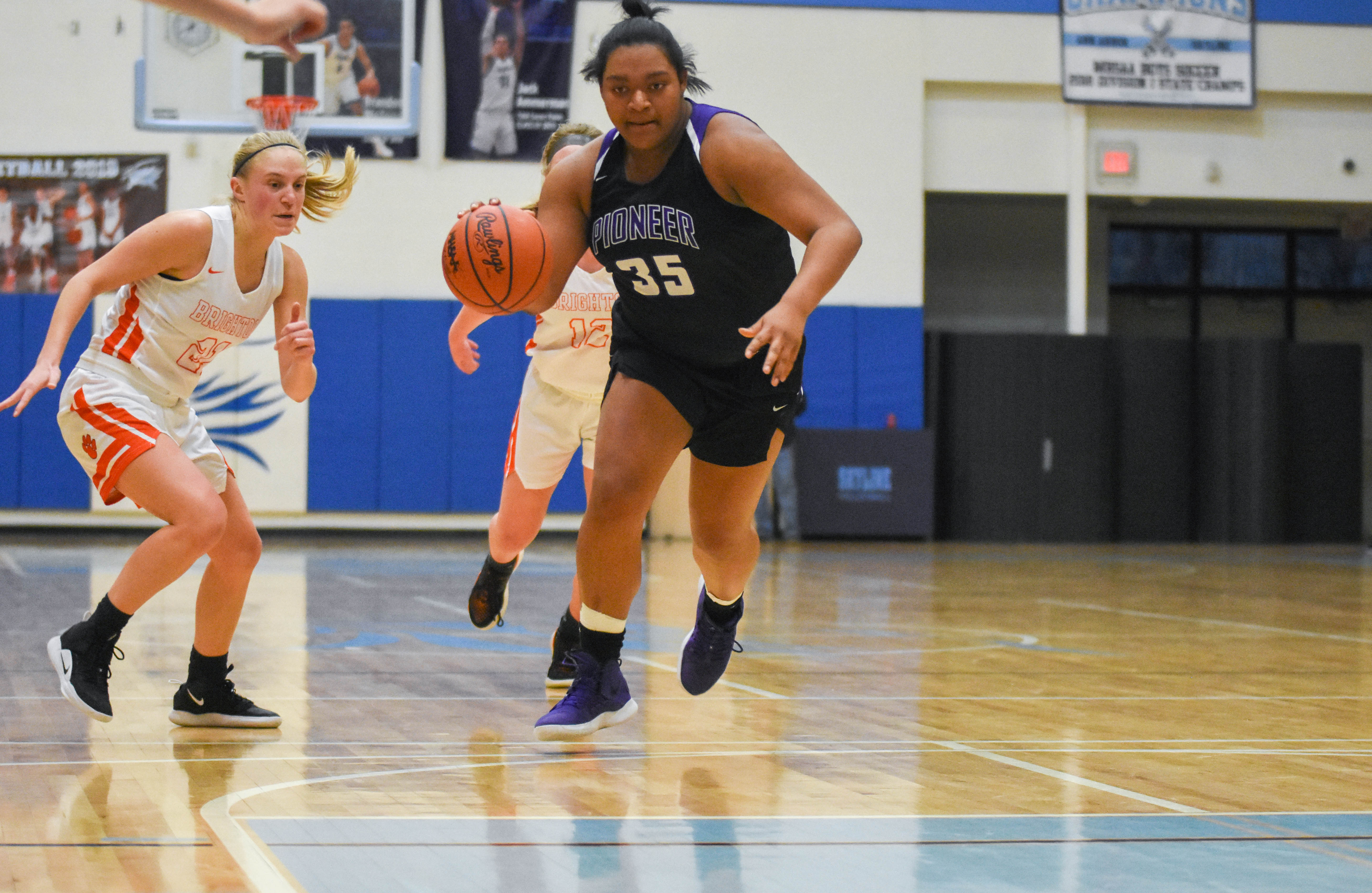 Pioneer defeats Brighton 42-35 and advances to the final regional game ...