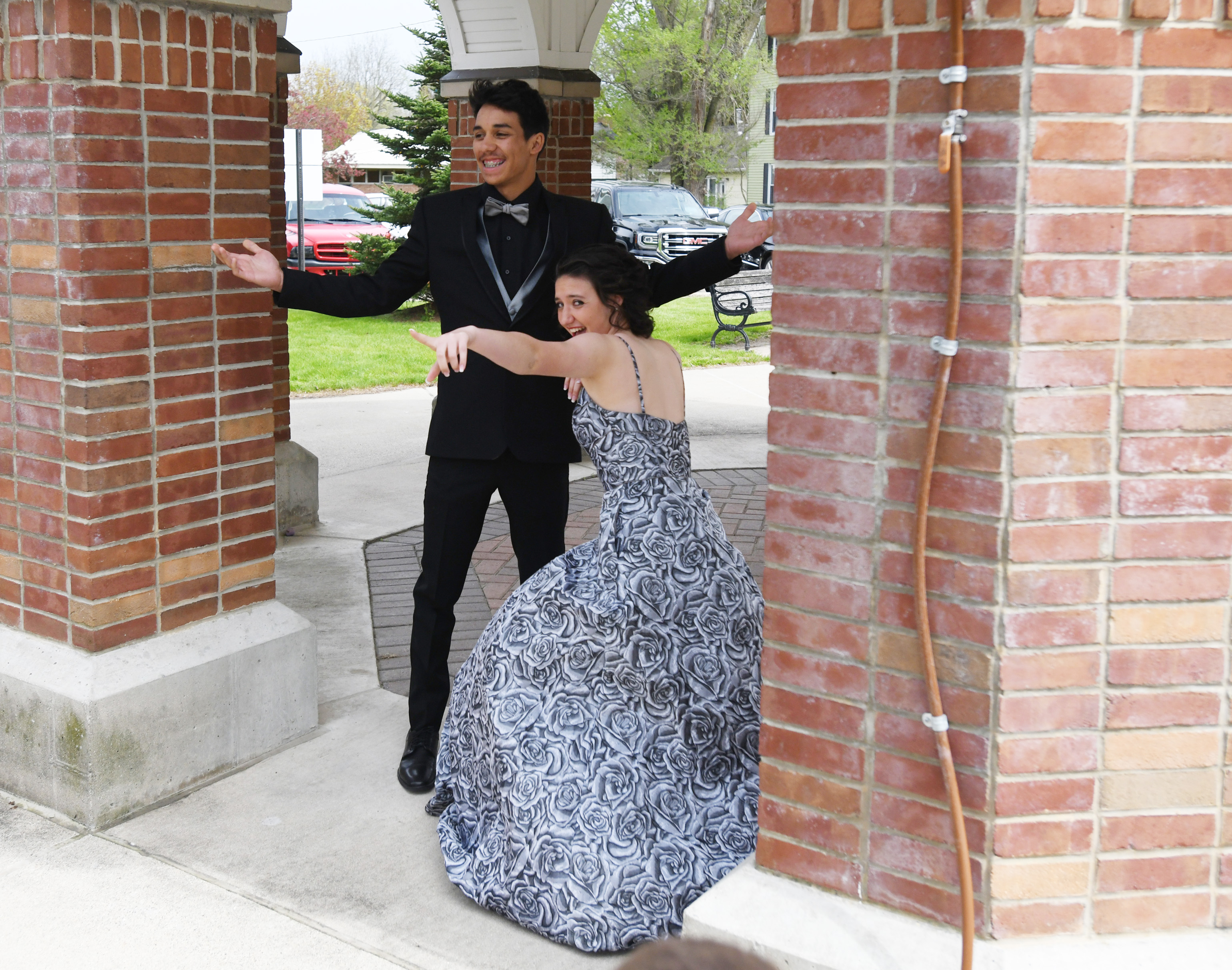 Stockbridge goes to prom at Hilltop Manor - mlive.com