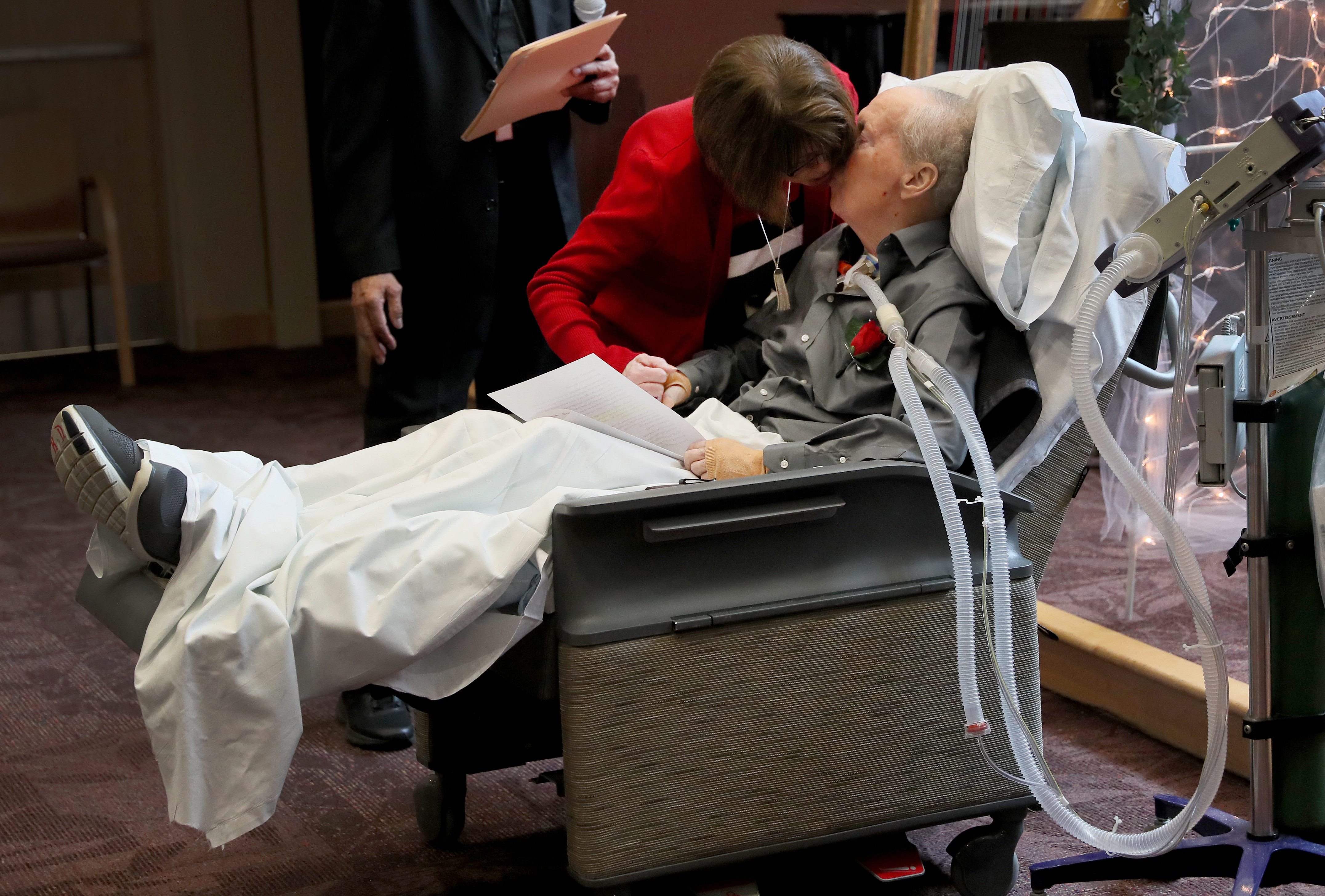 Valentine Vets renew their wedding vows - cleveland.com