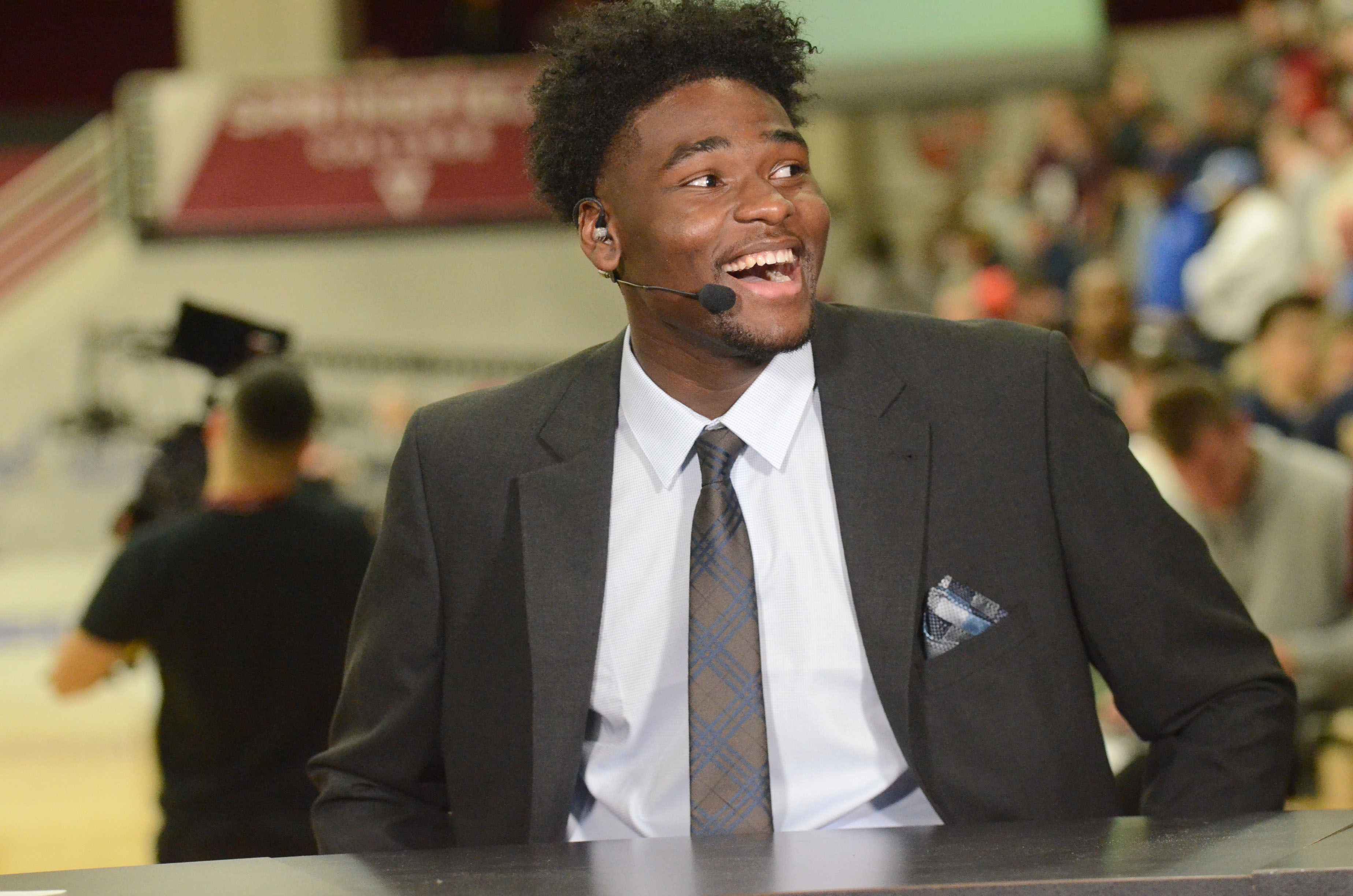 Isaiah Stewart announces commitment to Washington during 2019 Hoophall ...