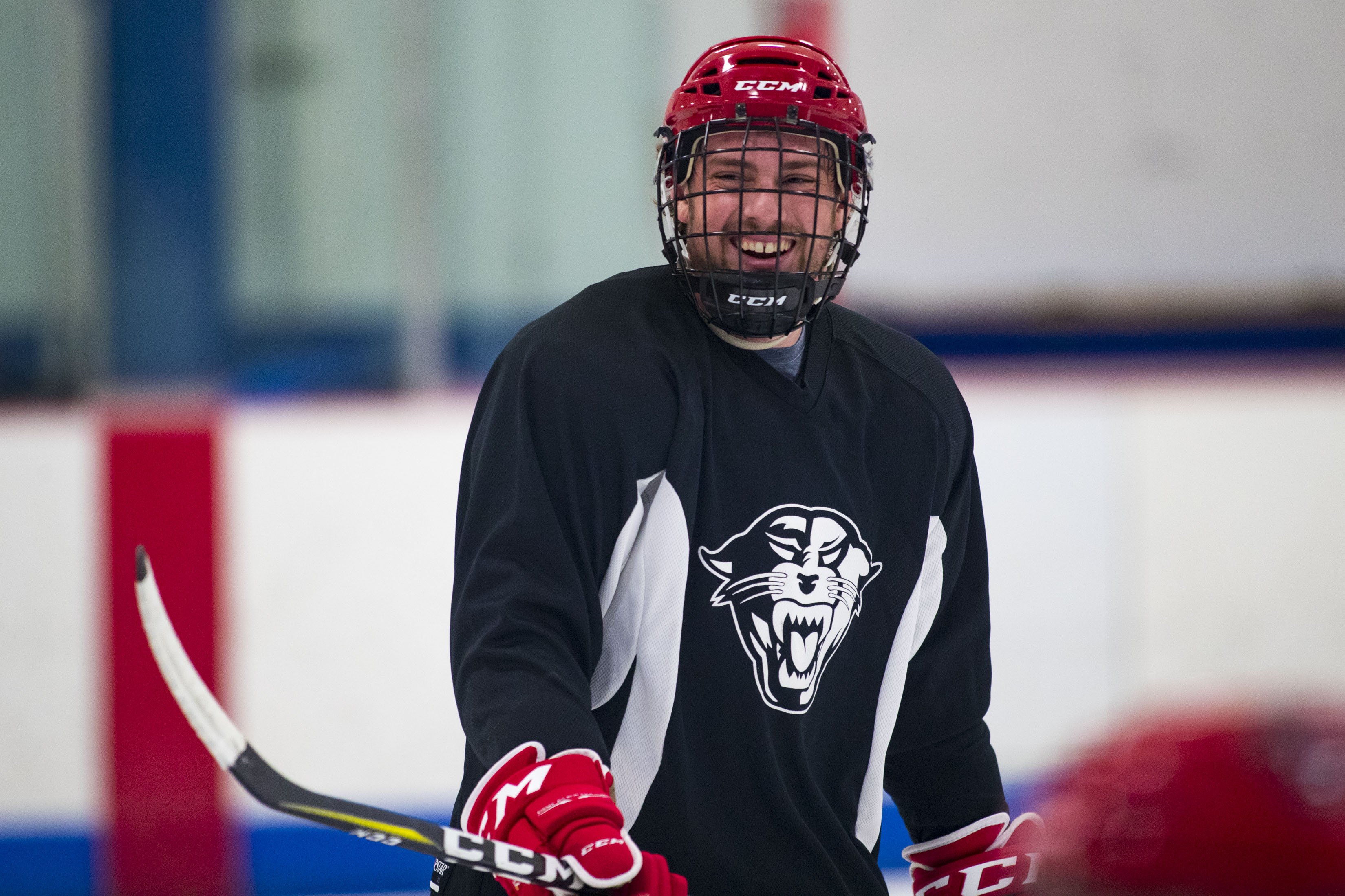 Heart donor's family embraces transplant recipient at emotional ...