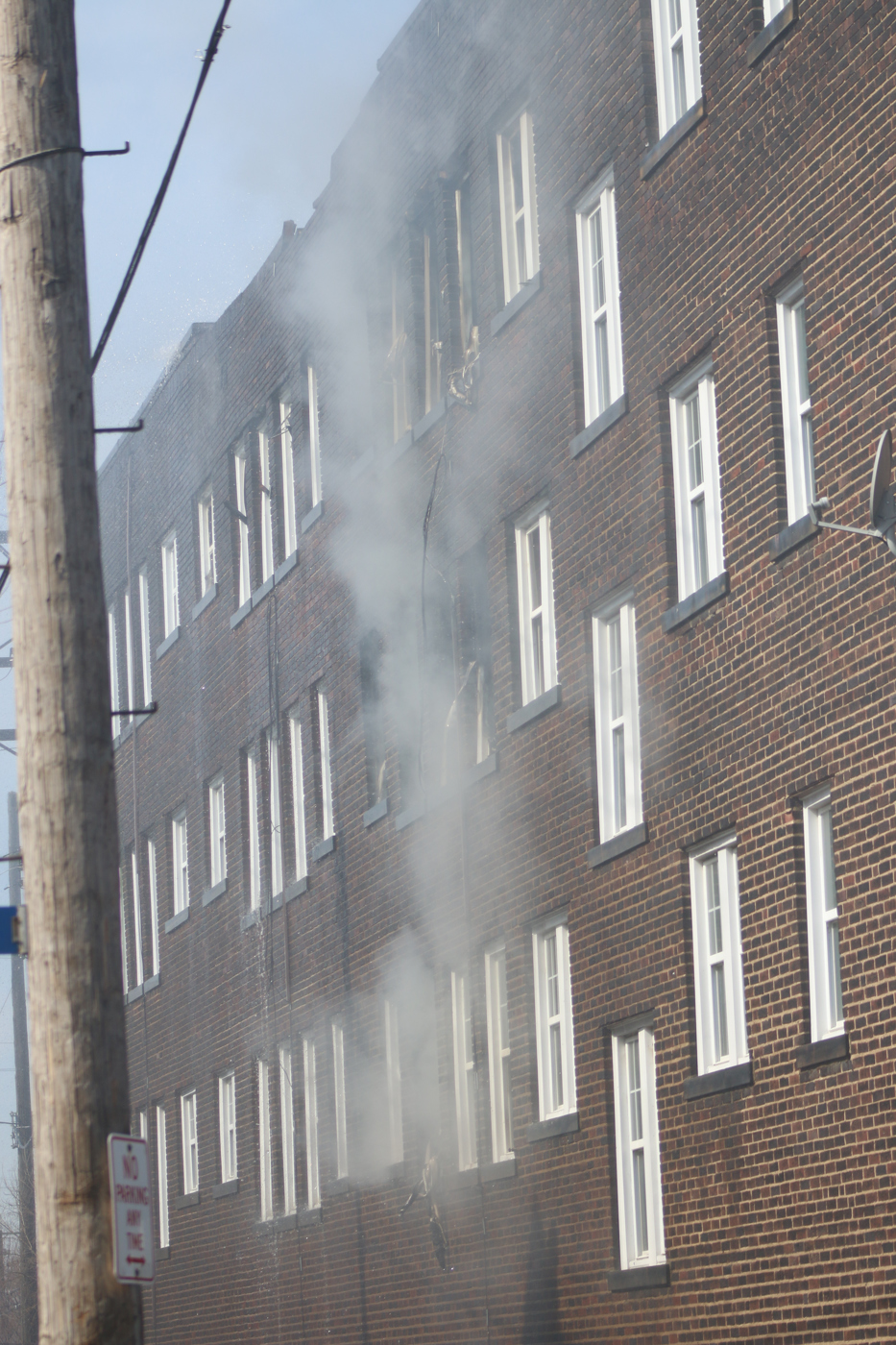 Firefighters battle fire in vacant building on Cleveland's east side ...
