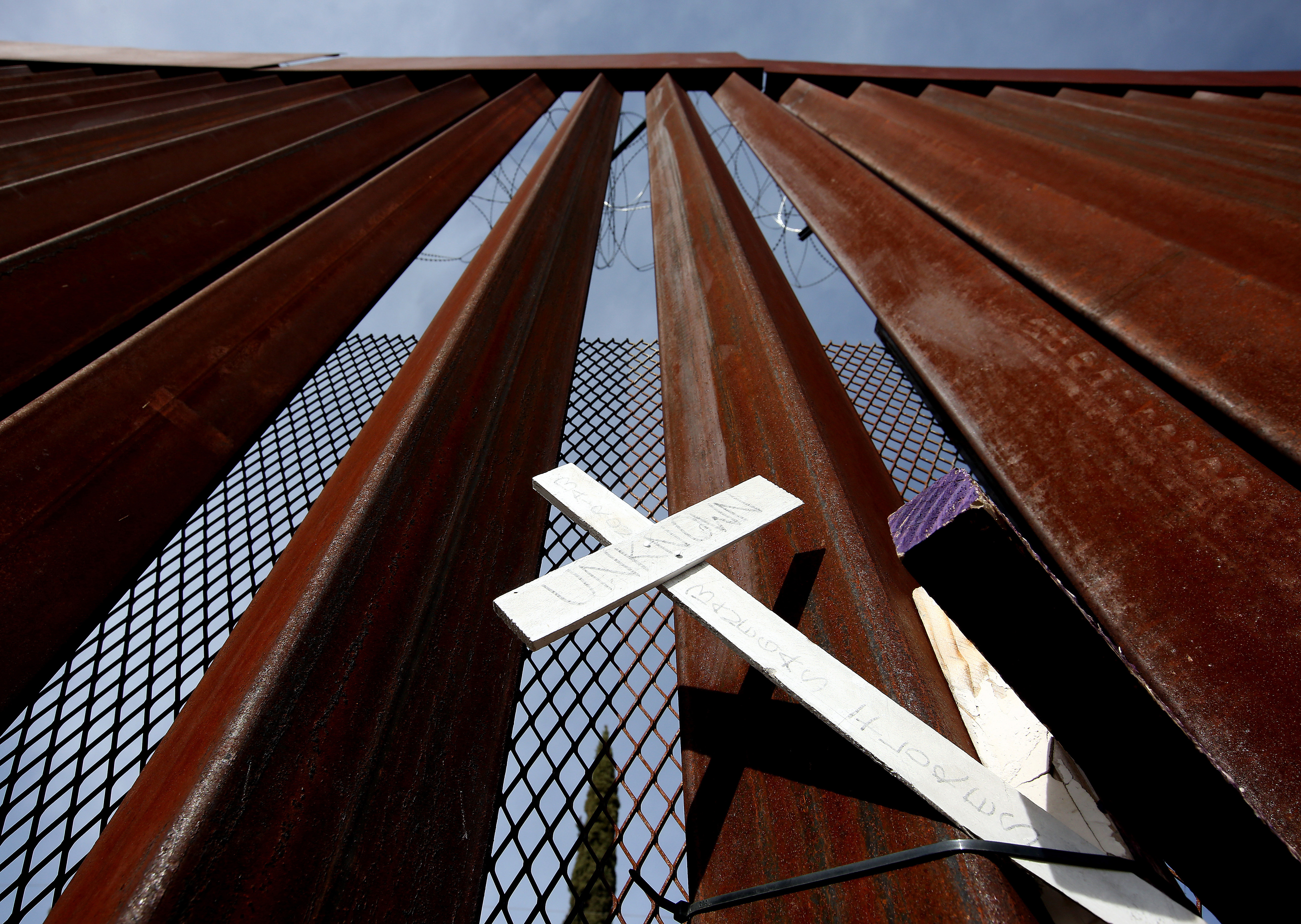 Border wall: Steel and wire - cleveland.com