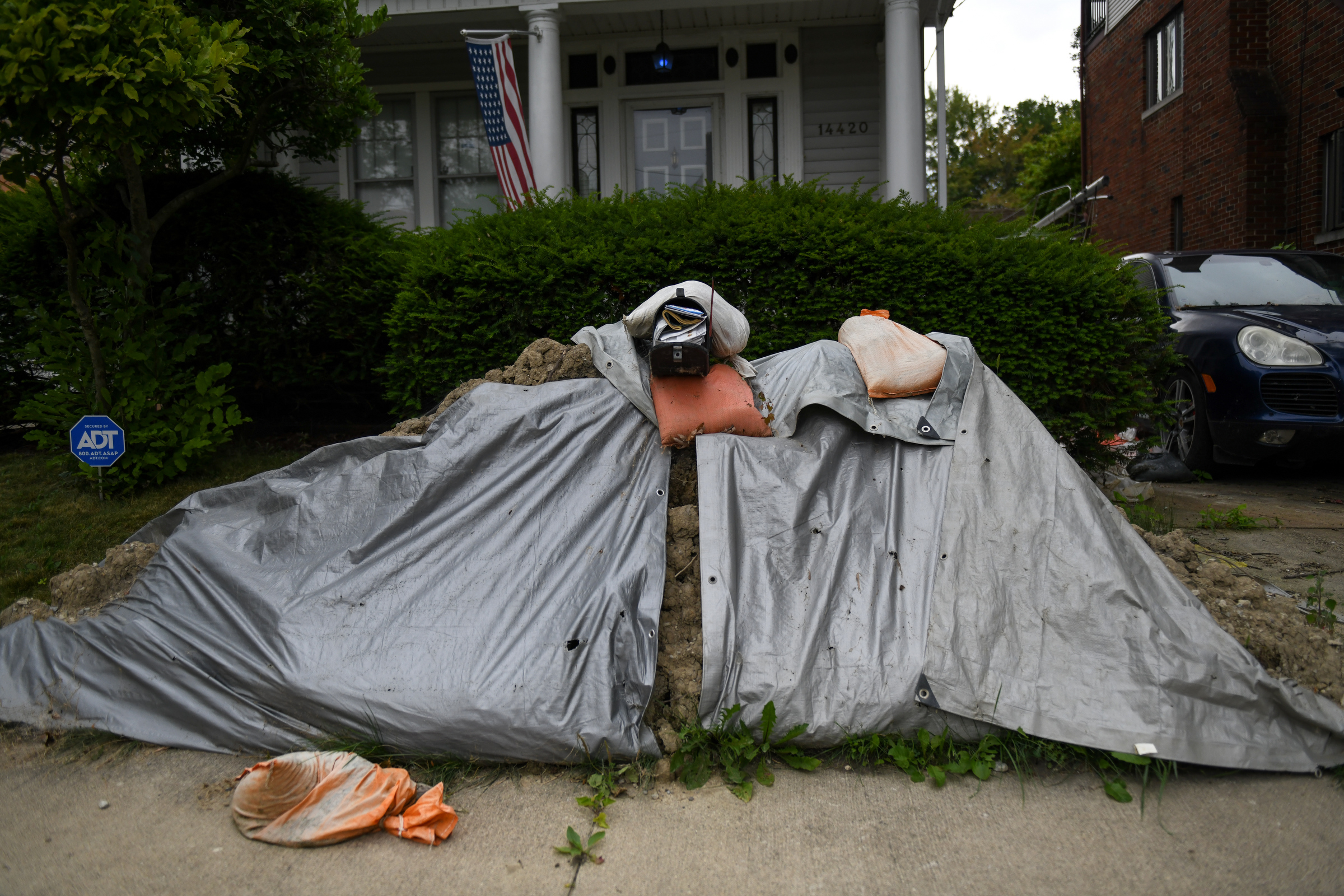 Detroit's canal residents struggling with high water levels 3 months ...