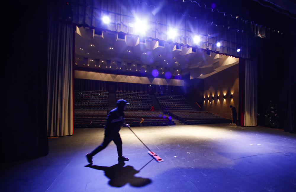 Freedom High School dress rehearsal for 'It's A Wonderful Life ...