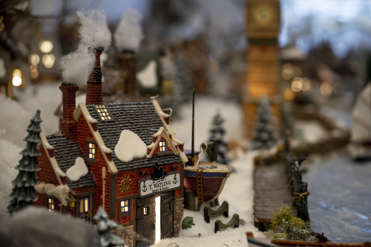 Plymouth woman builds enormous Dickensian model village display over ...
