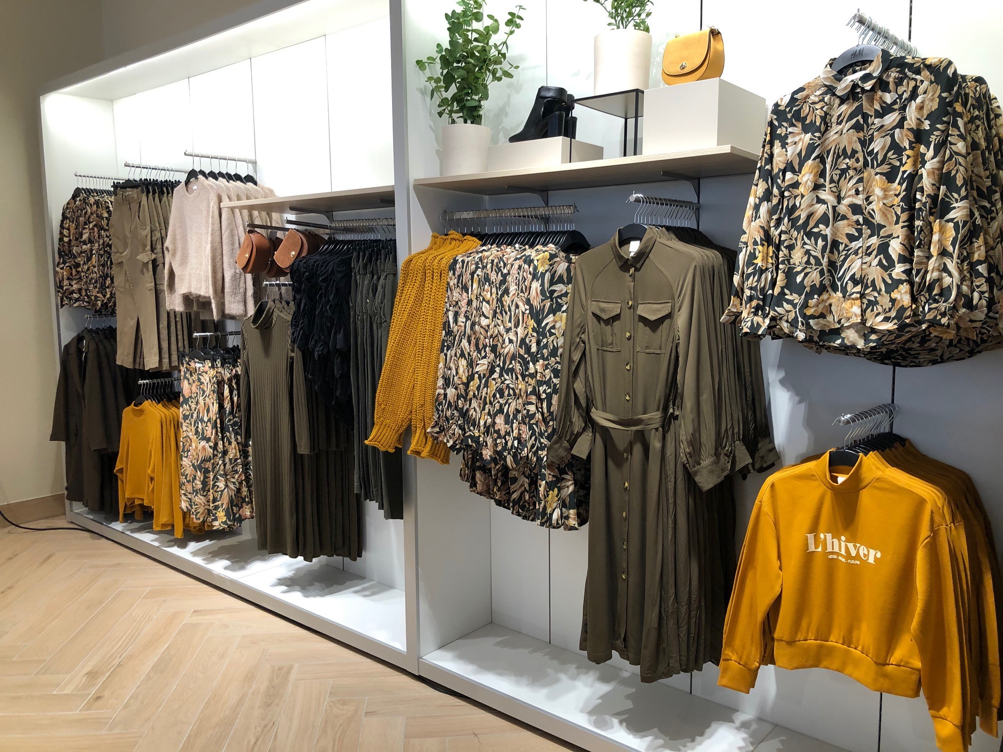 H&M Downtown Detroit location at 1505 Woodward Avenue - mlive.com