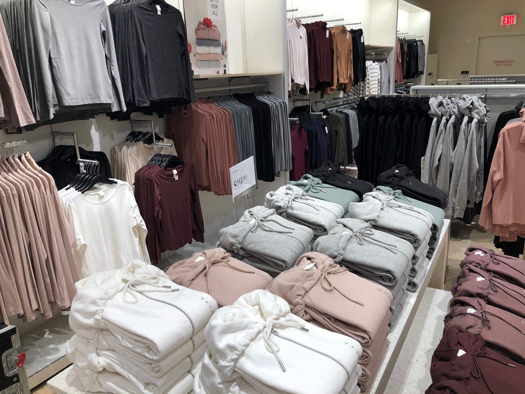 H&M Downtown Detroit location at 1505 Woodward Avenue - mlive.com