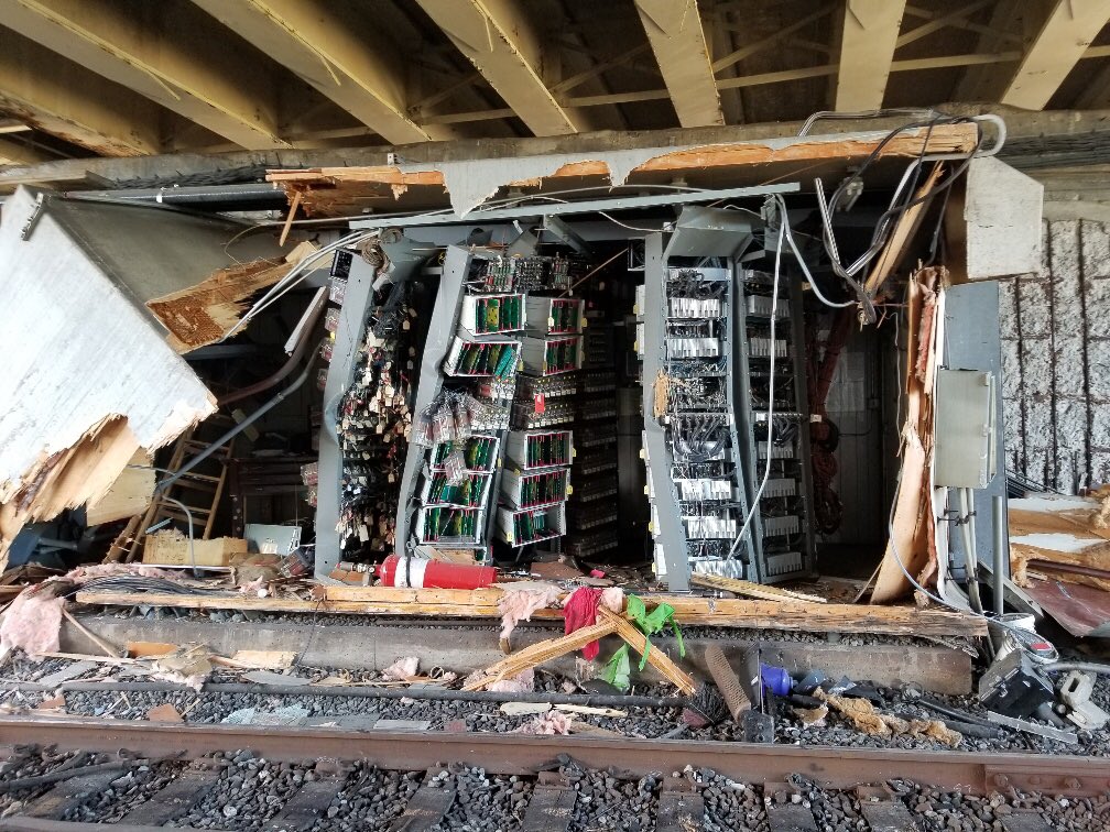 MBTA Red Line train derails, delaying morning commute - masslive.com