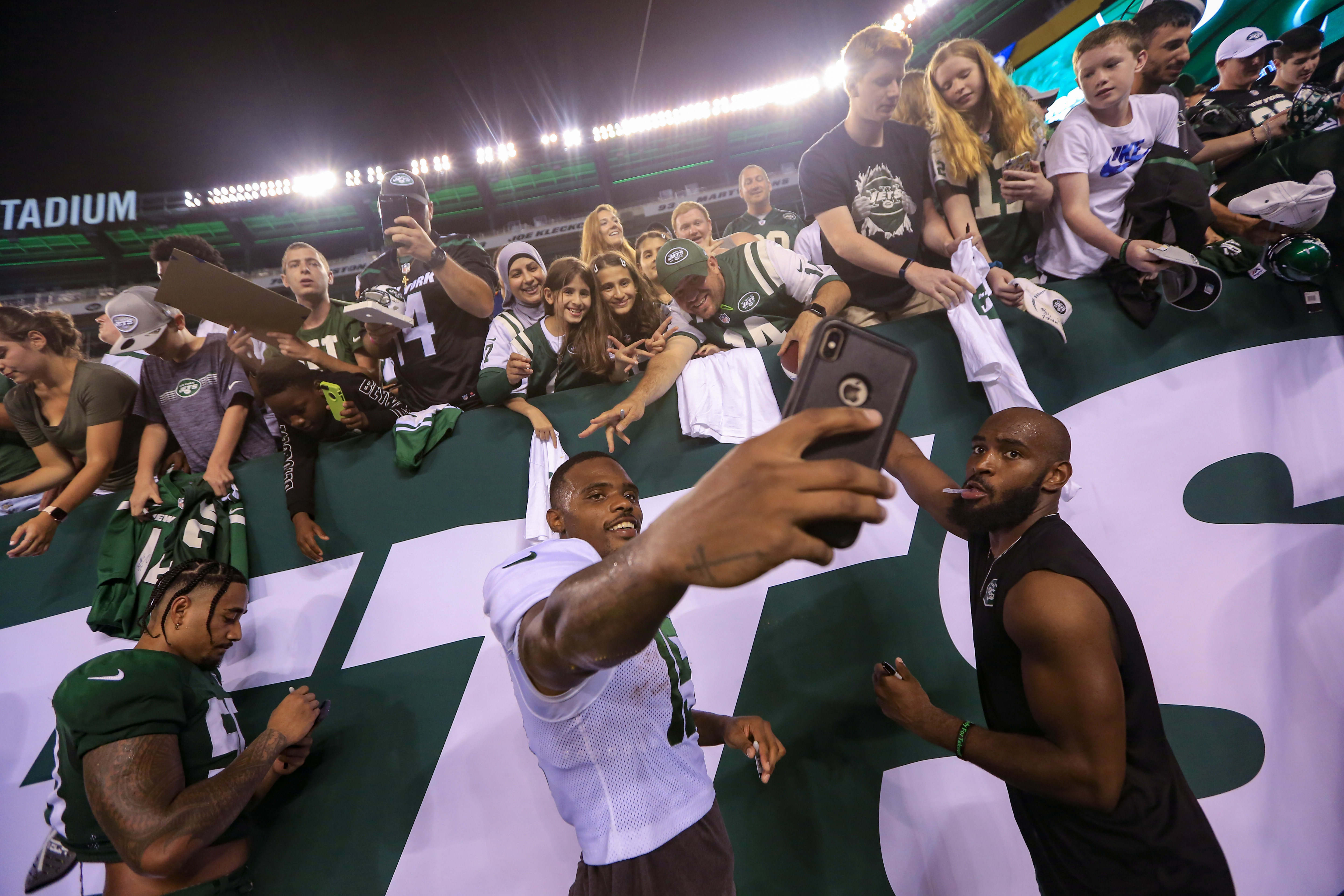 Jets wow fans at Green and White open practice - nj.com