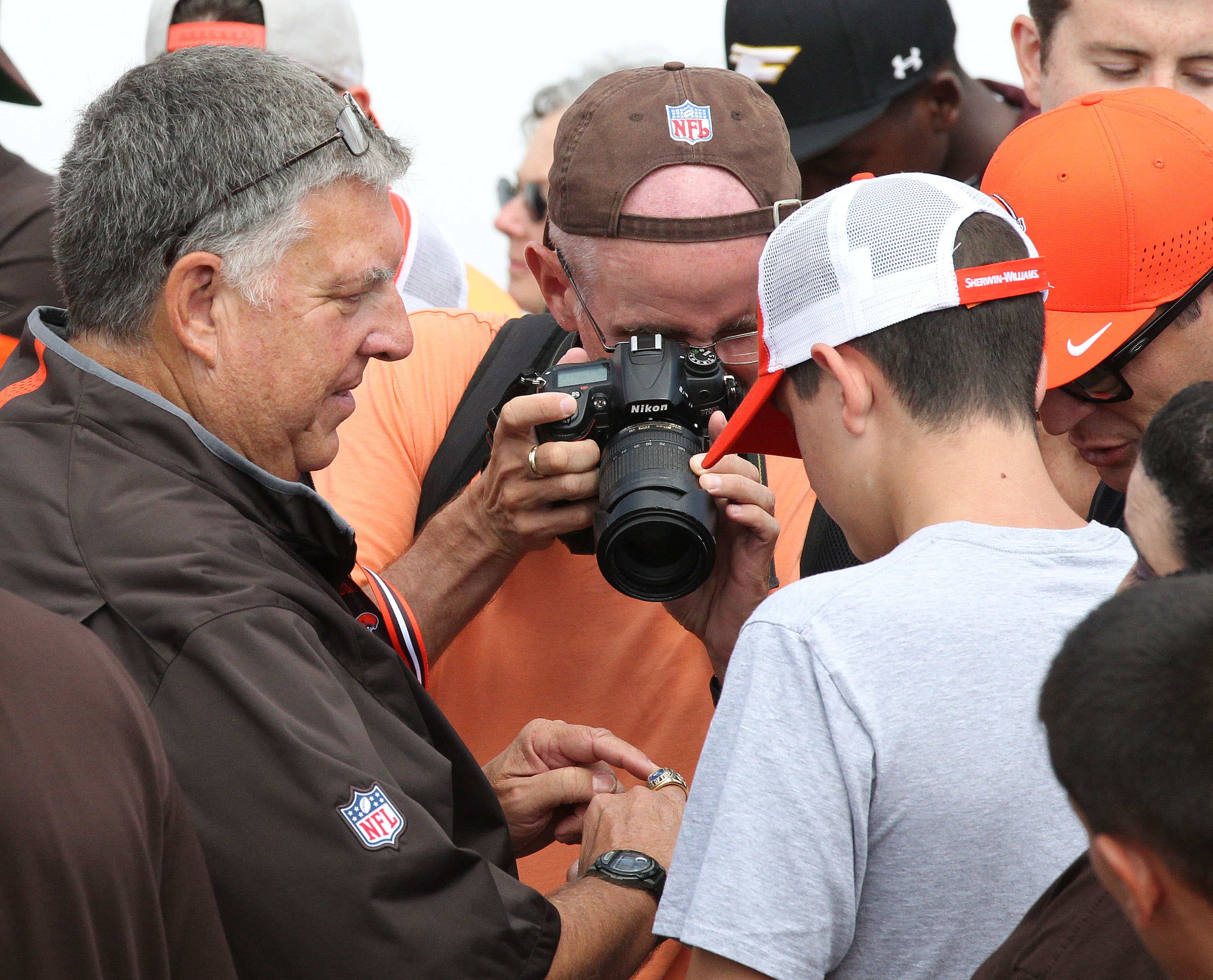 Cleveland Browns unveil bronze Otto Graham staue at FirstEnergy Stadium ...