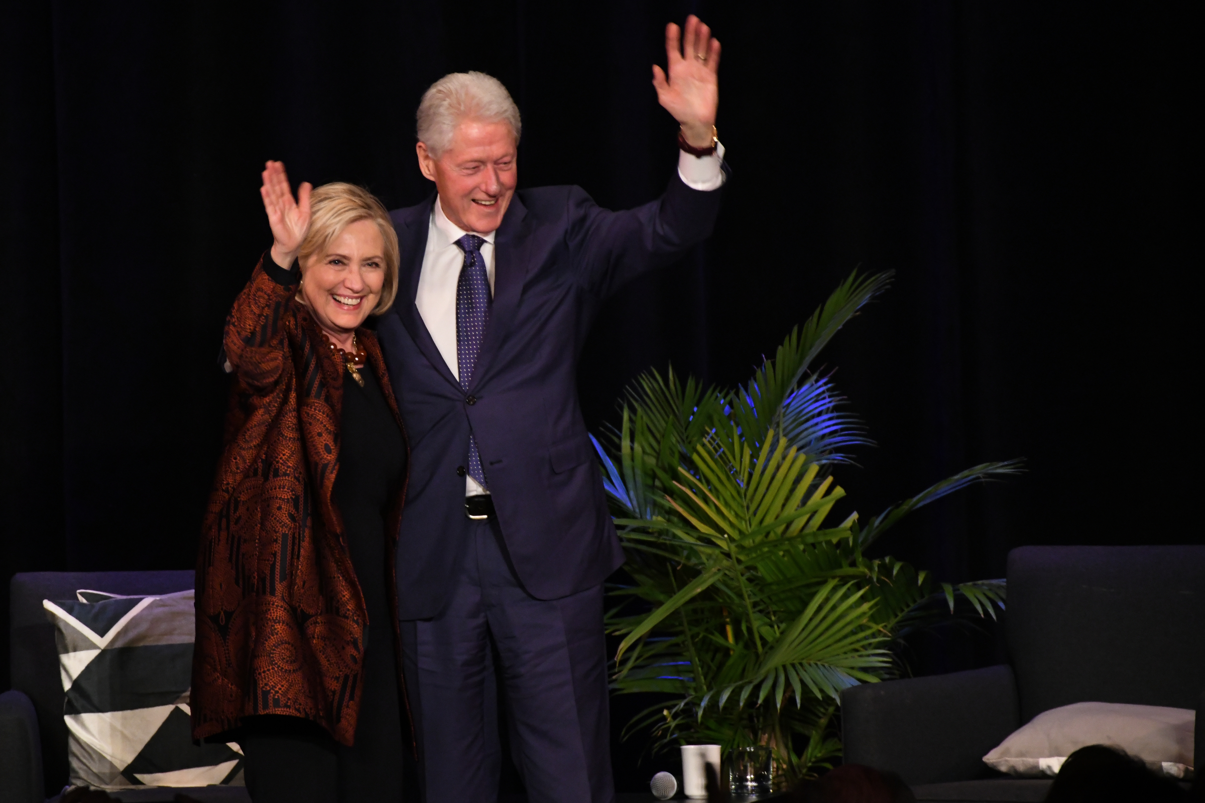 Hillary and Bill Clinton speak at the Fox Theatre on Detroit tour stop ...