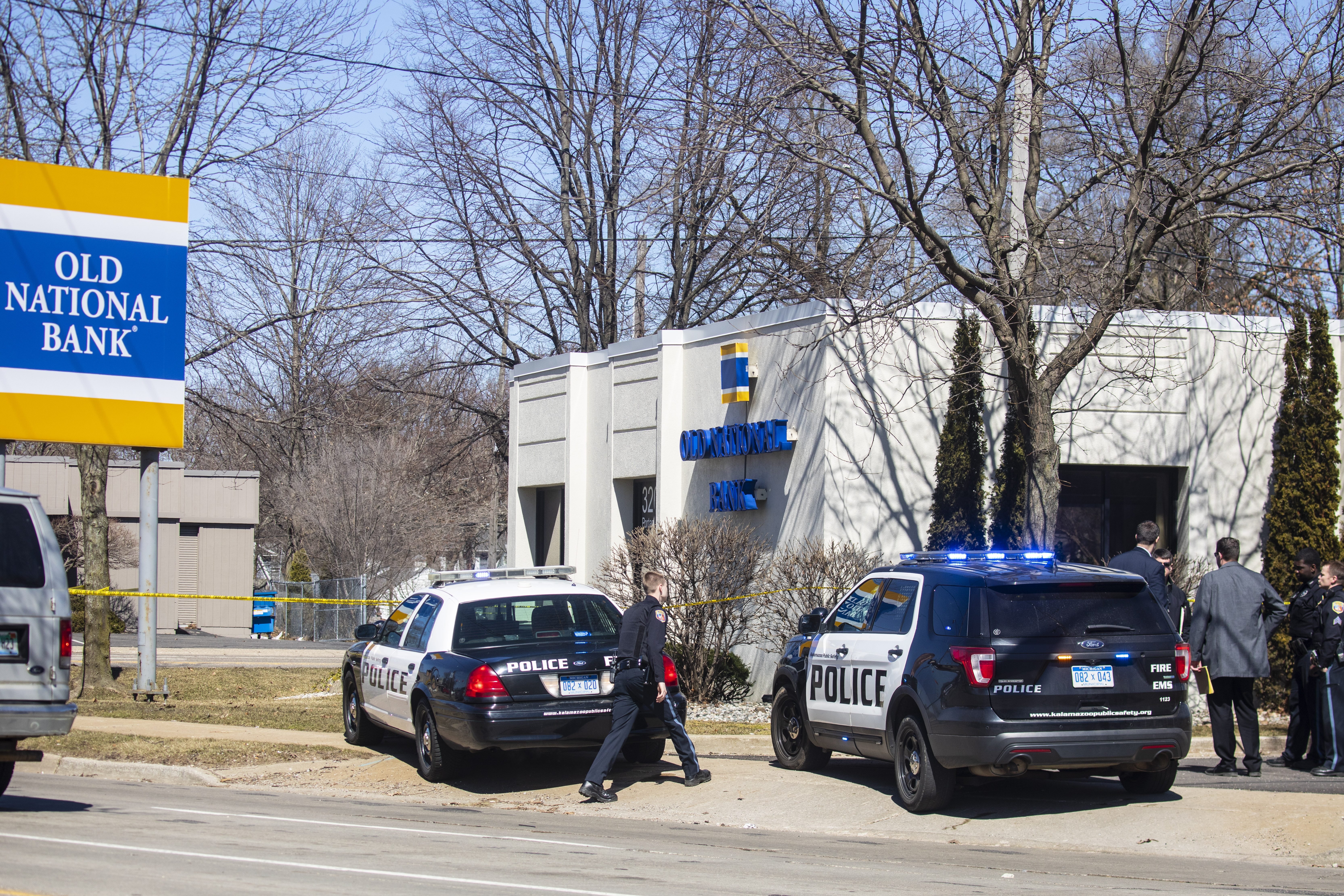 Bank robbery in Kalamazoo on March 25, 2019 - mlive.com