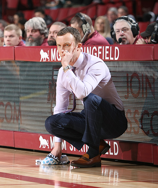 UMass Men's Basketball vs GW 1/18/20 - masslive.com