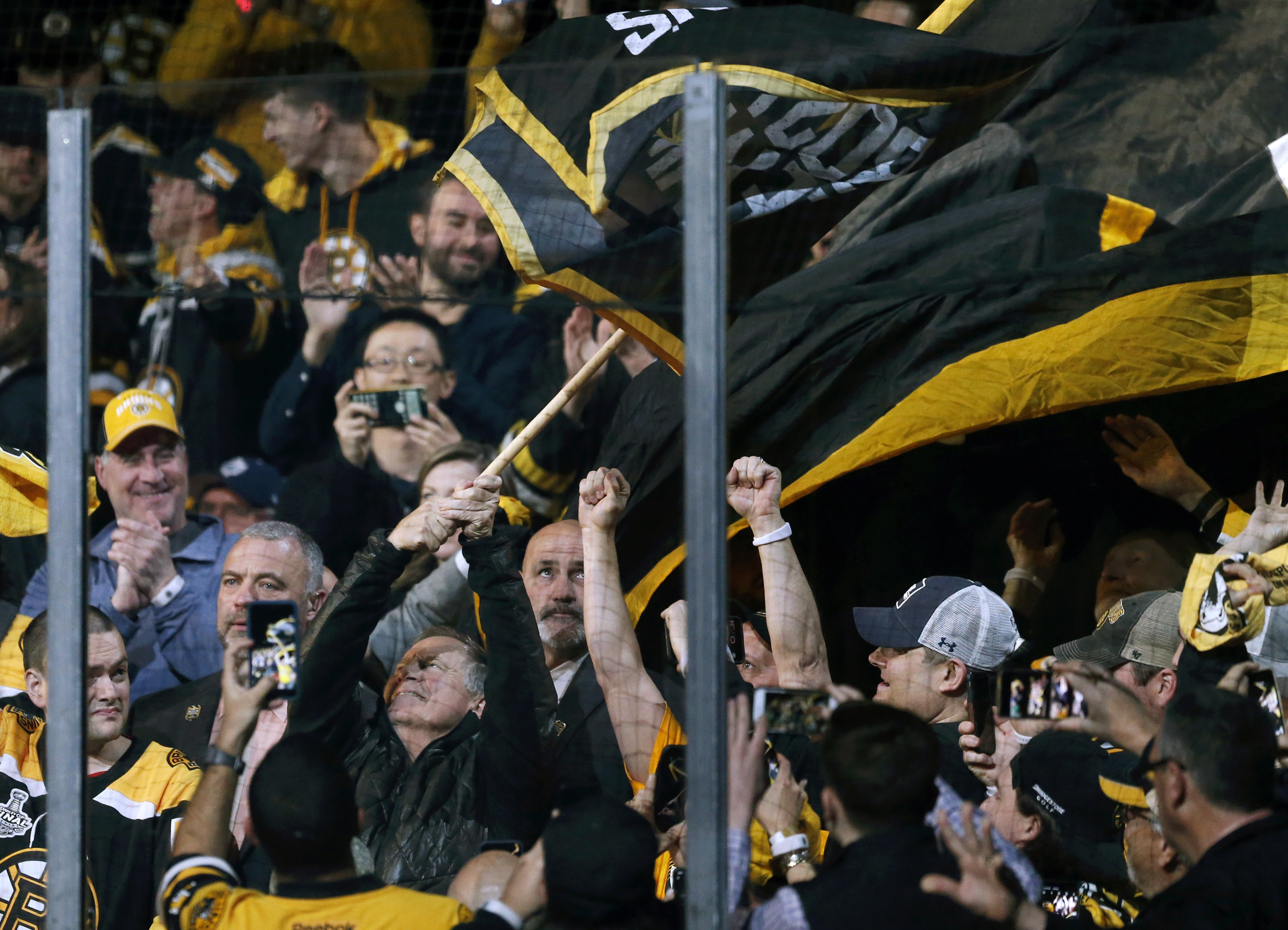 Bruins-Stanley Cup Game 2 - syracuse.com