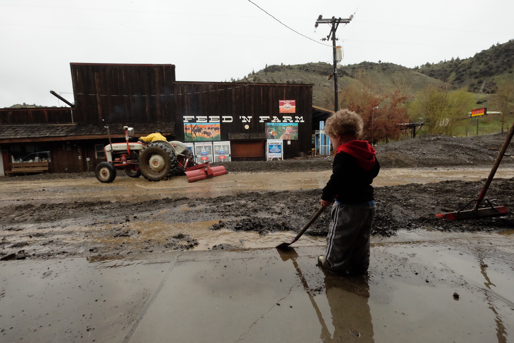 City of Mitchell inundated by flash flood - oregonlive.com