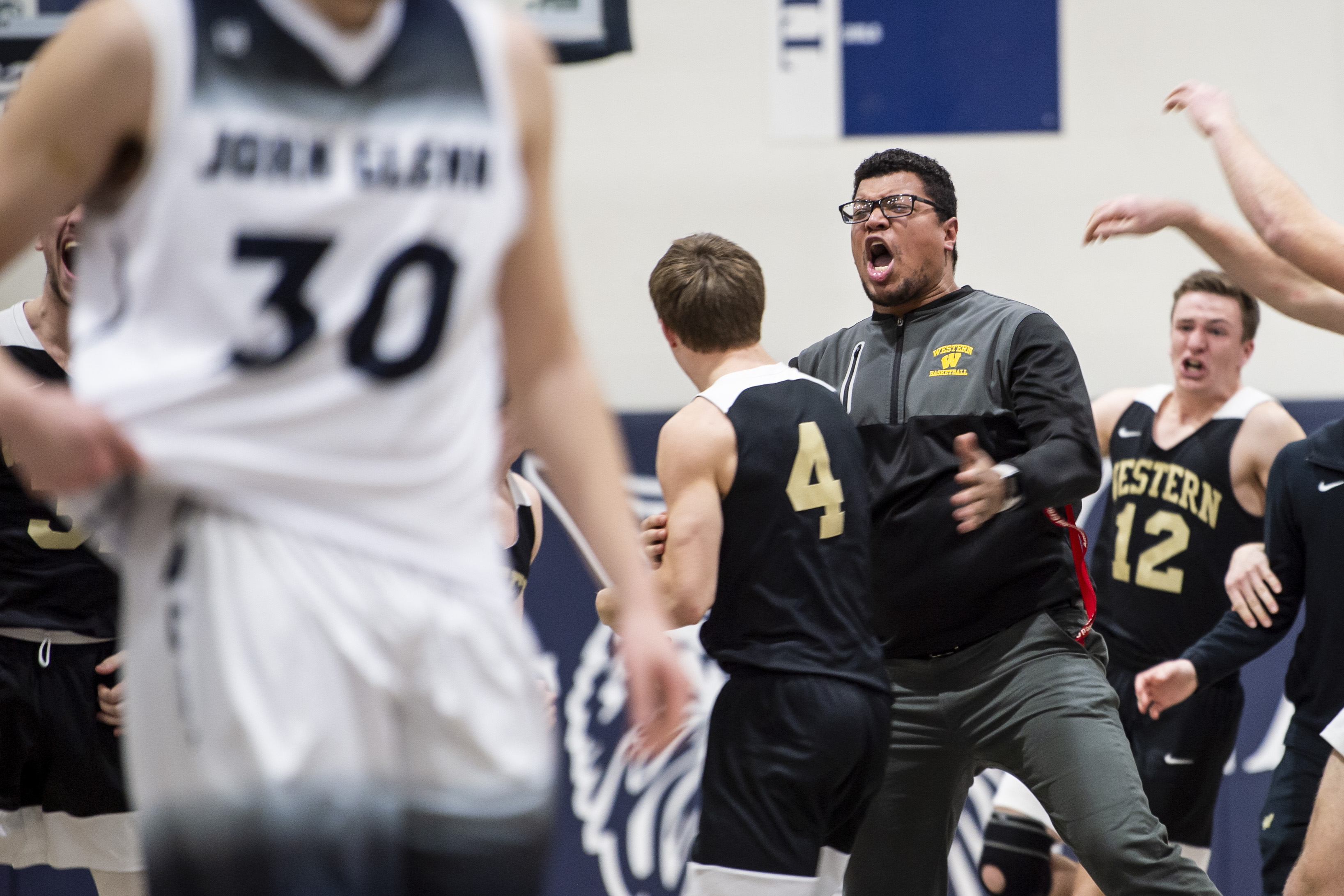 Bay City Western boys basketball takes down John Glenn 39-38 - mlive.com