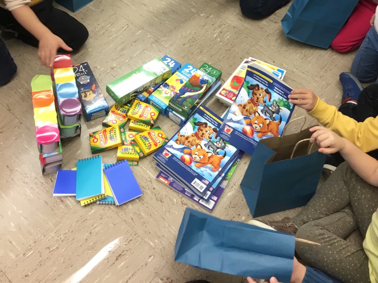 PS 69 students give care packages to pediatric unit - silive.com