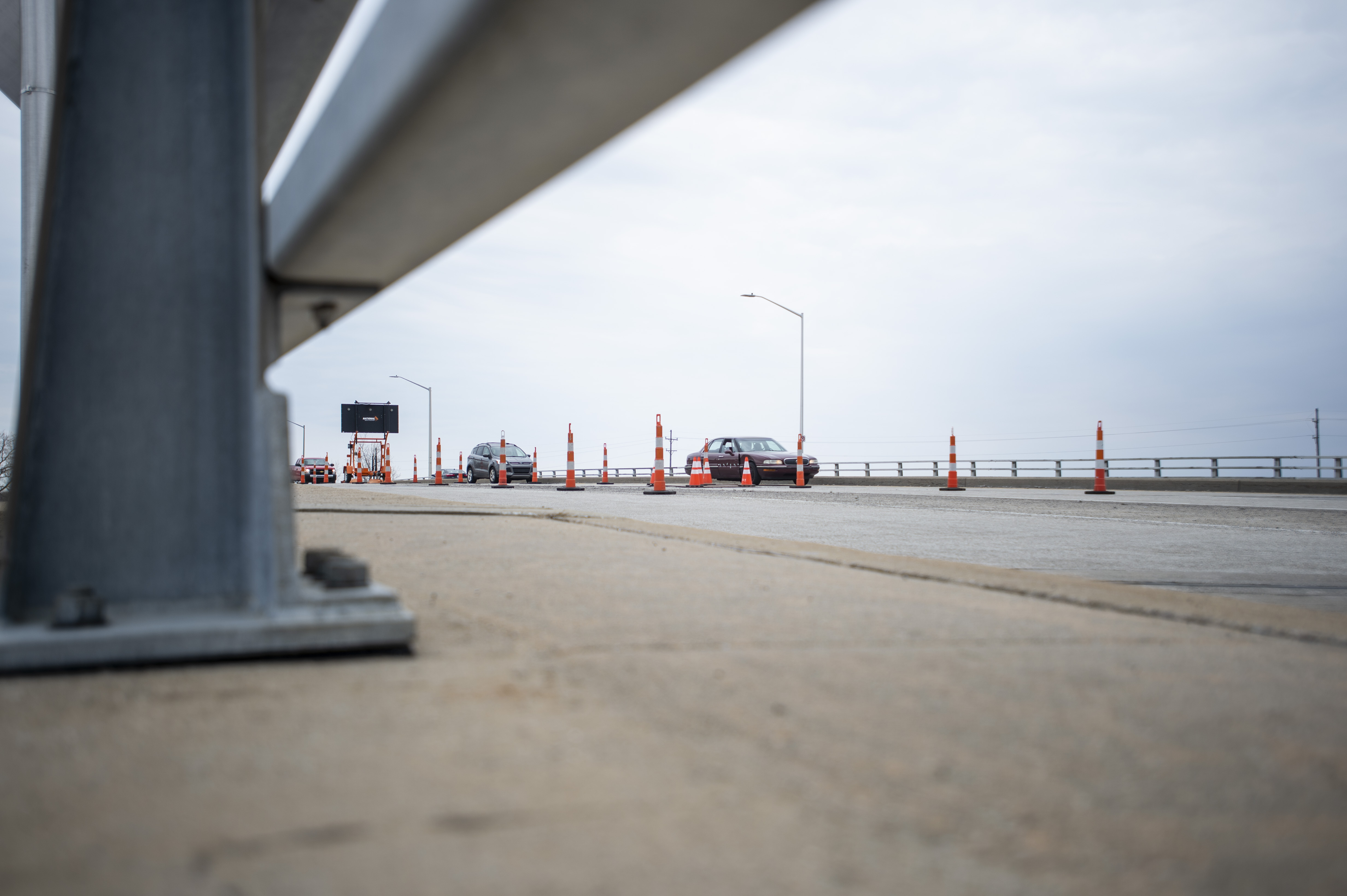 Pothole on Liberty Bridge shuts down right-hand, westbound lane - mlive.com