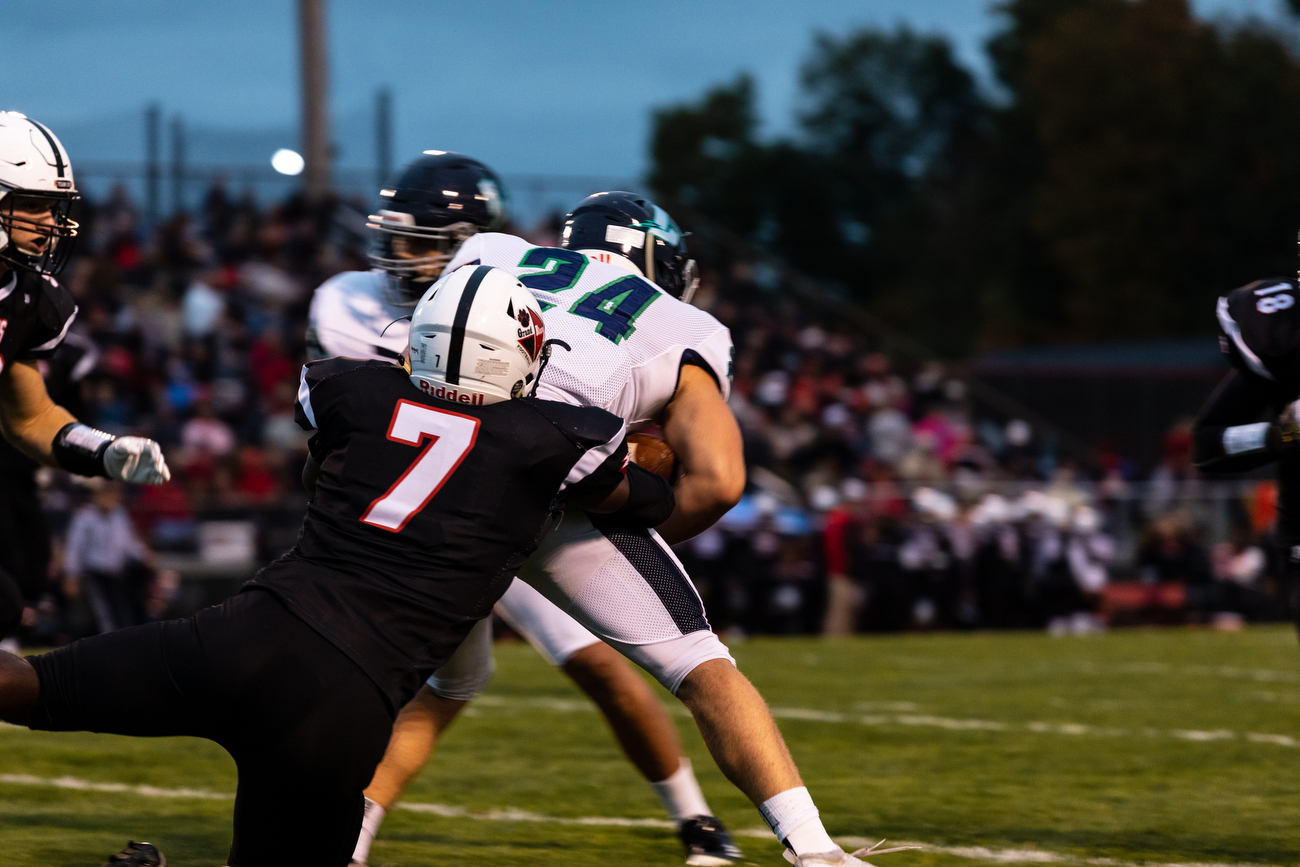 Lapeer defeats Grand Blanc in homecoming game, 54-20 - mlive.com