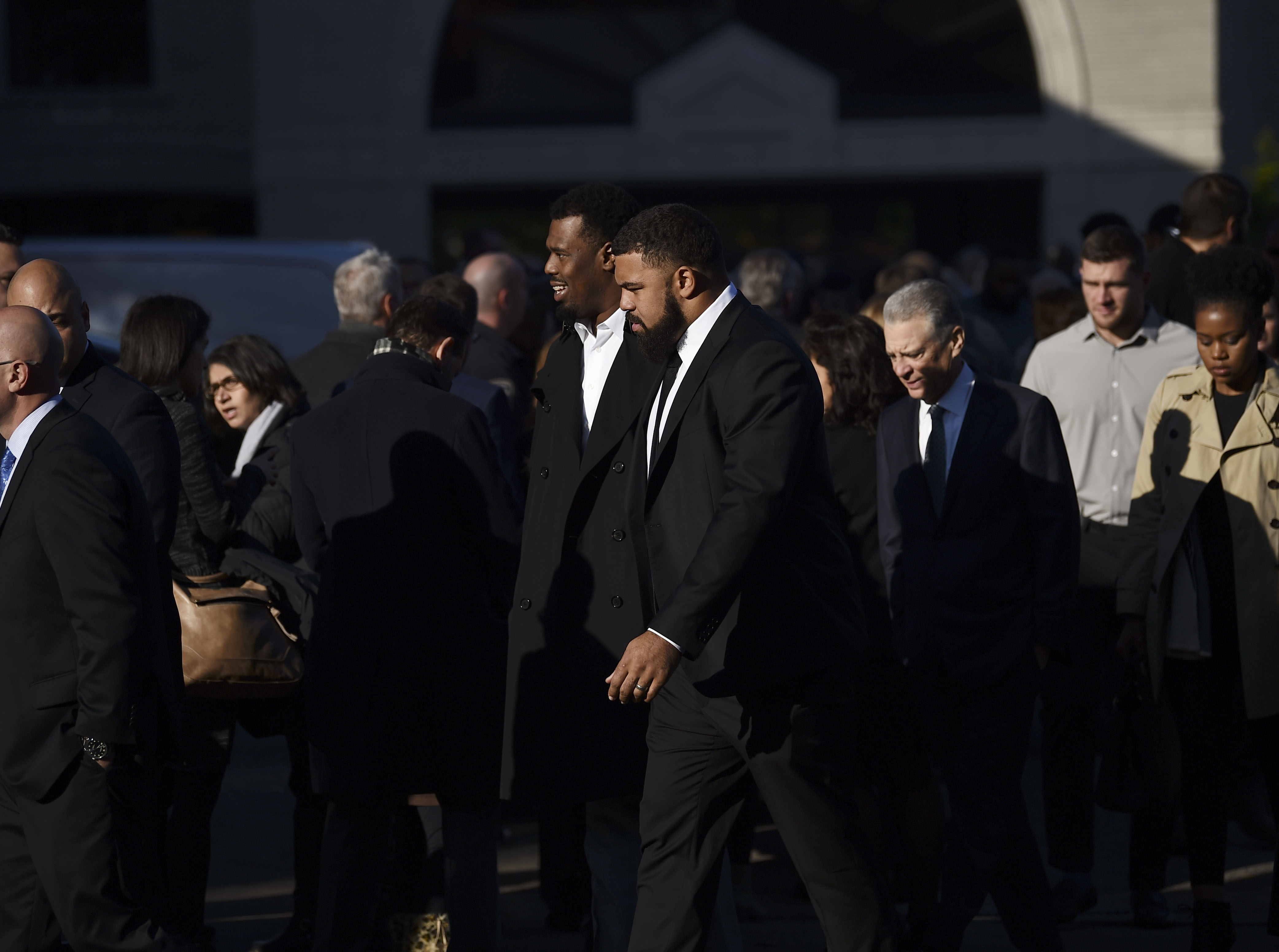 Pittsburgh Steelers pay respects at funerals for synagogue shooting ...