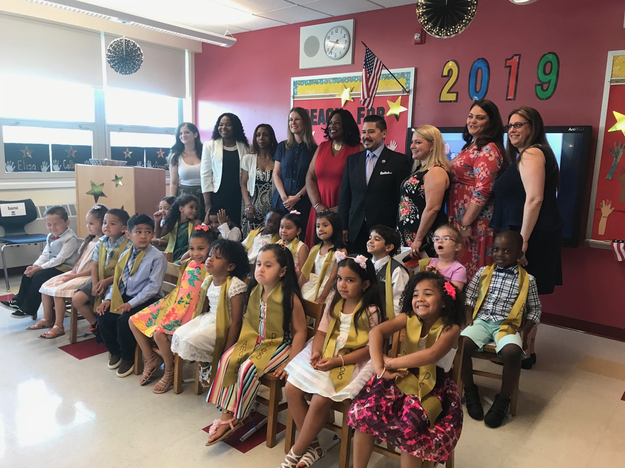 Schools chancellor visits PS 68 pre-K graduates - silive.com