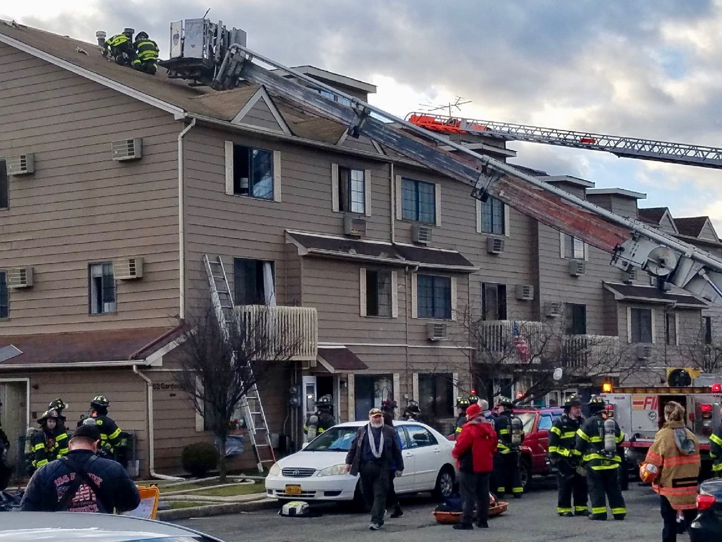 FDNY responds to fire in New Springville - silive.com
