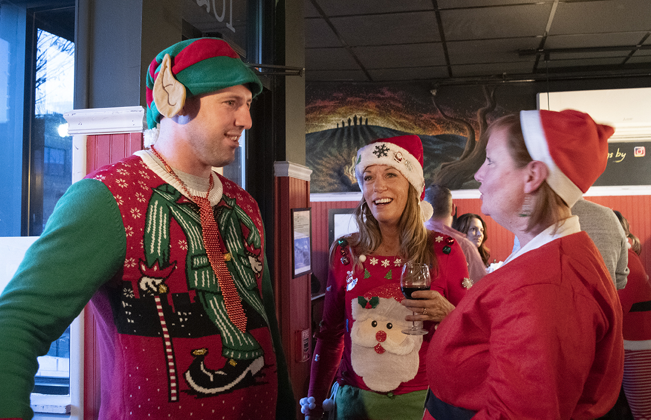 Santa Pub Crawl in Worcester's Canal District - masslive.com
