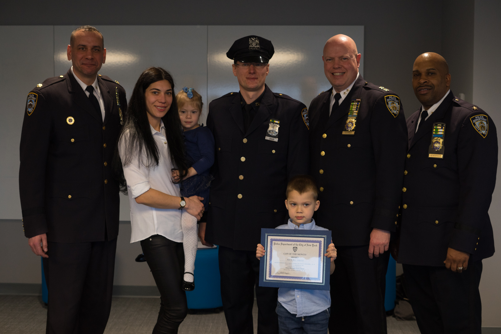 “Cop of the Month” showcases NYPD stakeouts, takedowns - silive.com