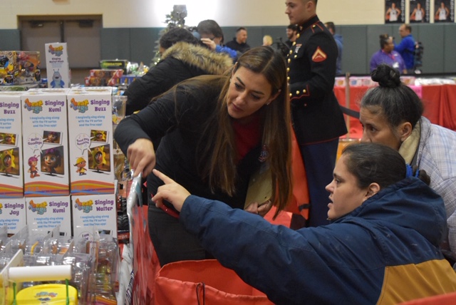 Pistons owner provides Christmas gifts for Flint-area families - mlive.com