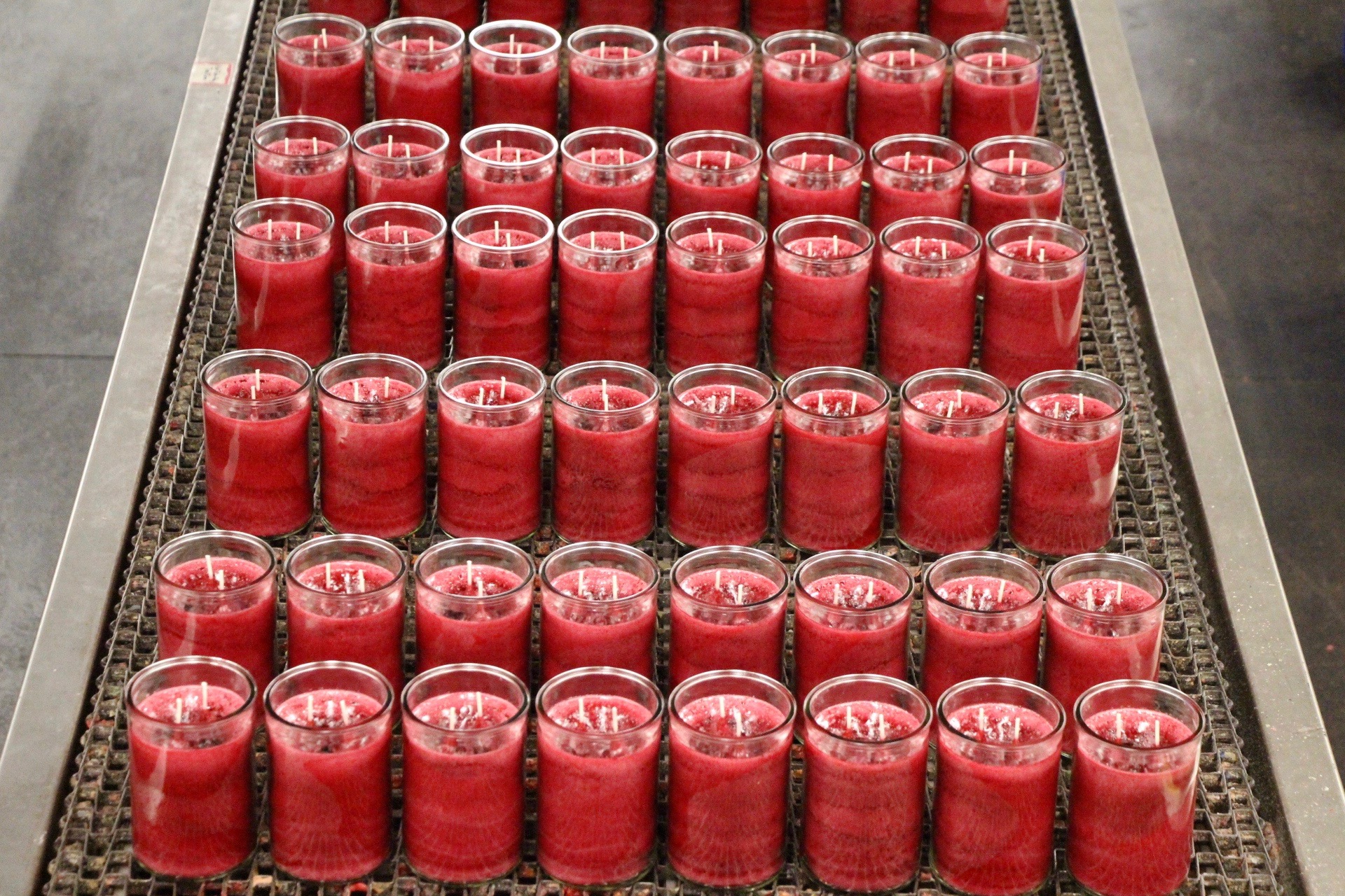 Take a virtual tour of Yankee Candle's manufacturing plant in Whately ...