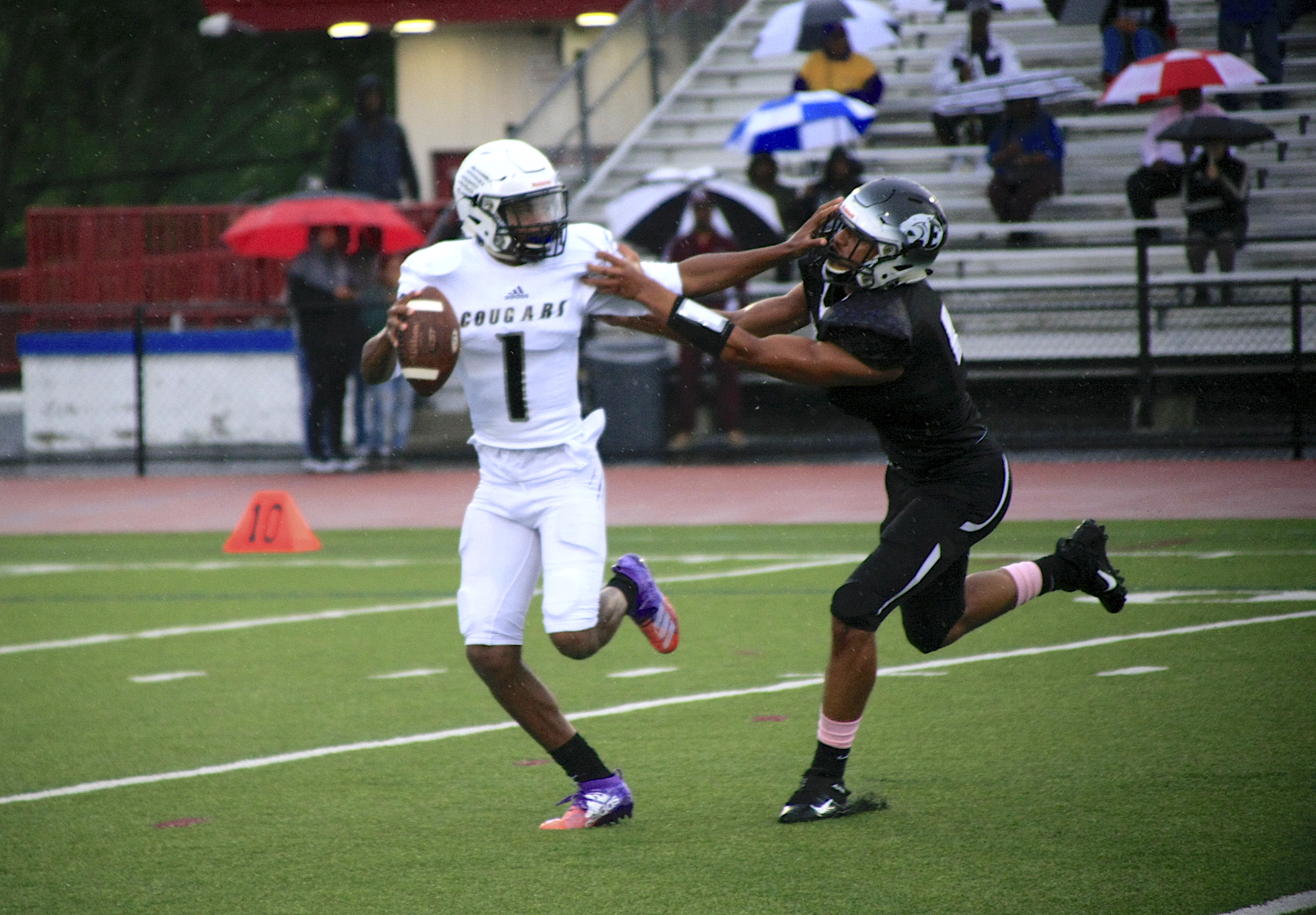 Harrisburg defeats CD East Saturday in football - pennlive.com