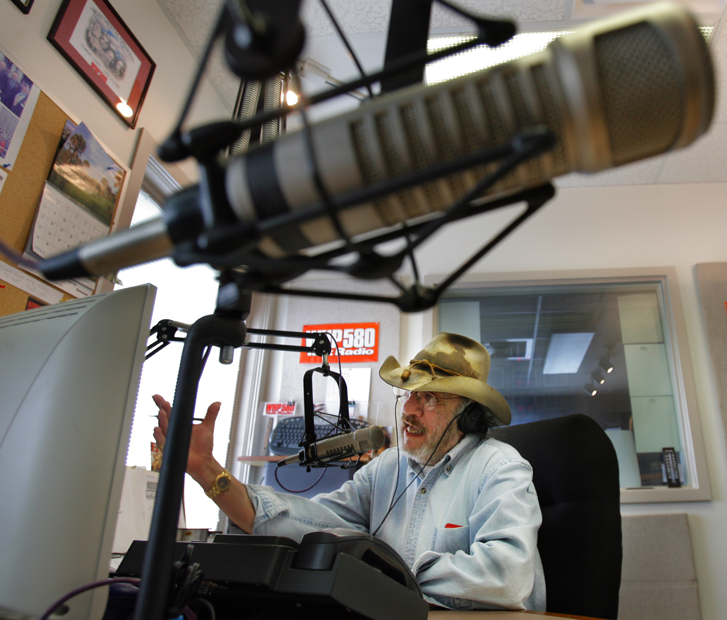 Longtime conservative radio host Bob Durgin dies - pennlive.com