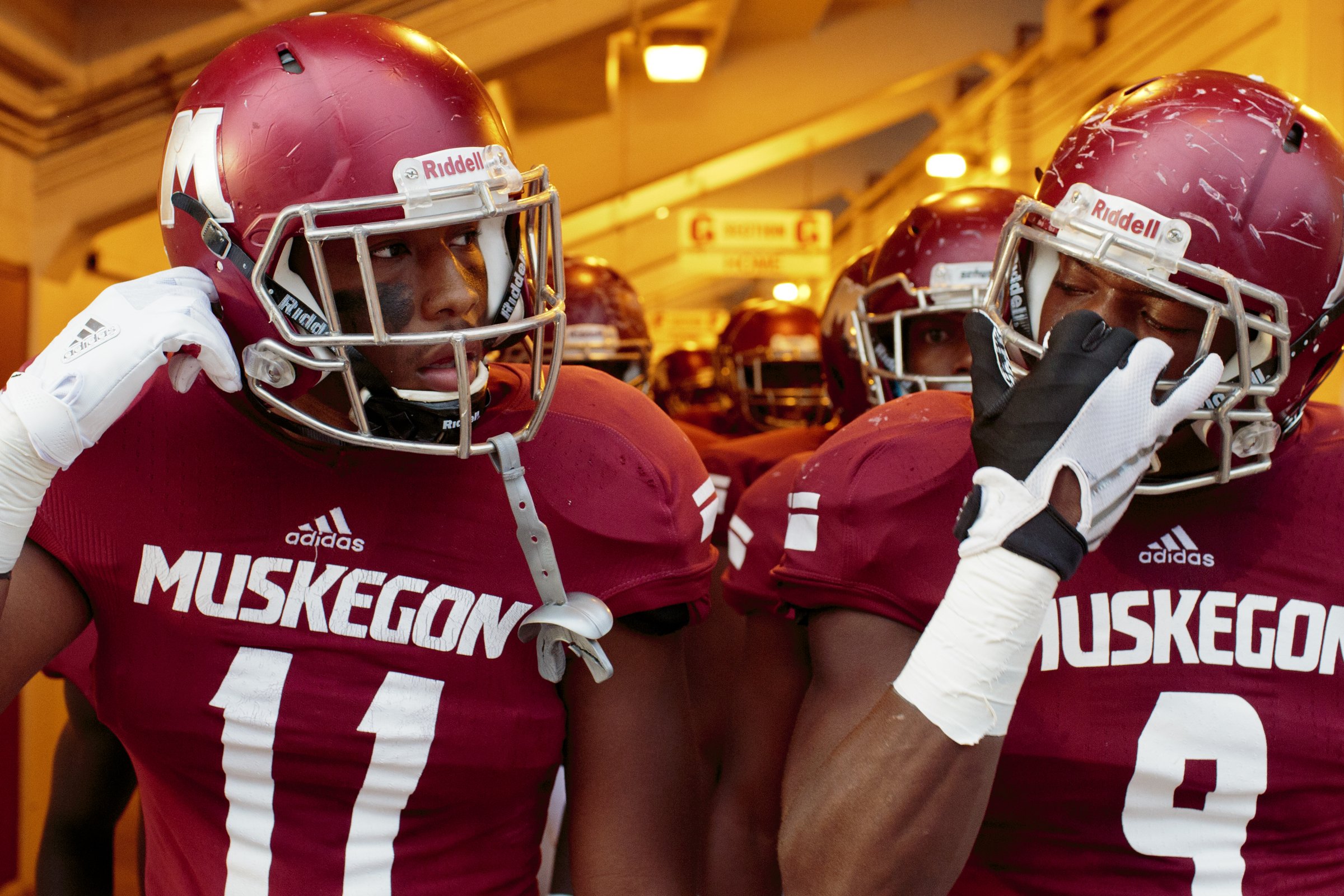 Muskegon CMU football athletes support former high school in ...
