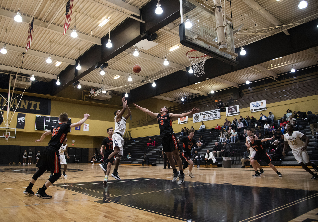 Ypsilanti basketball defeats Tecumseh 61-46 - mlive.com