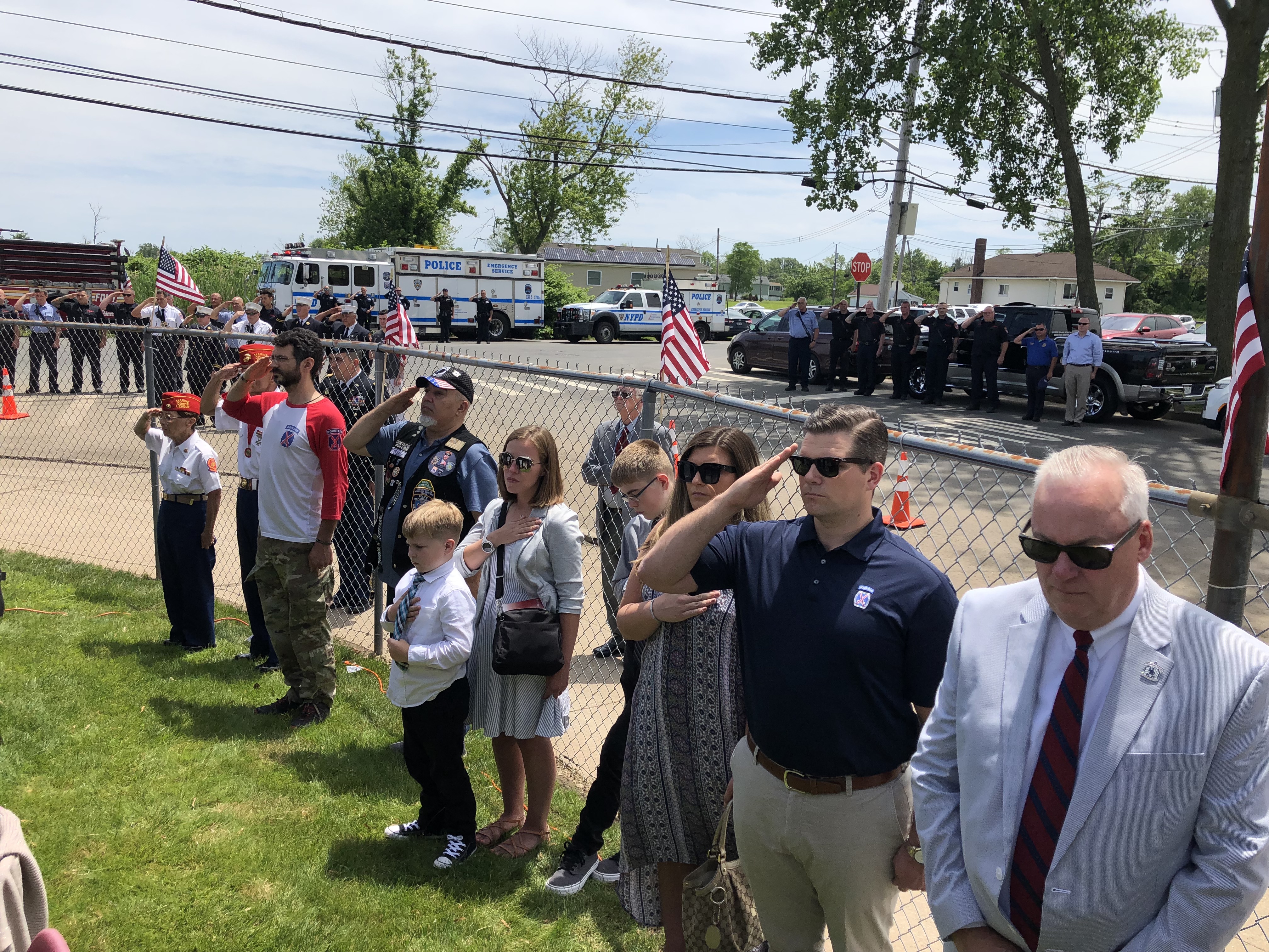 Army Sergeant Michael Ollis receives Distinguished Service Cross in ...