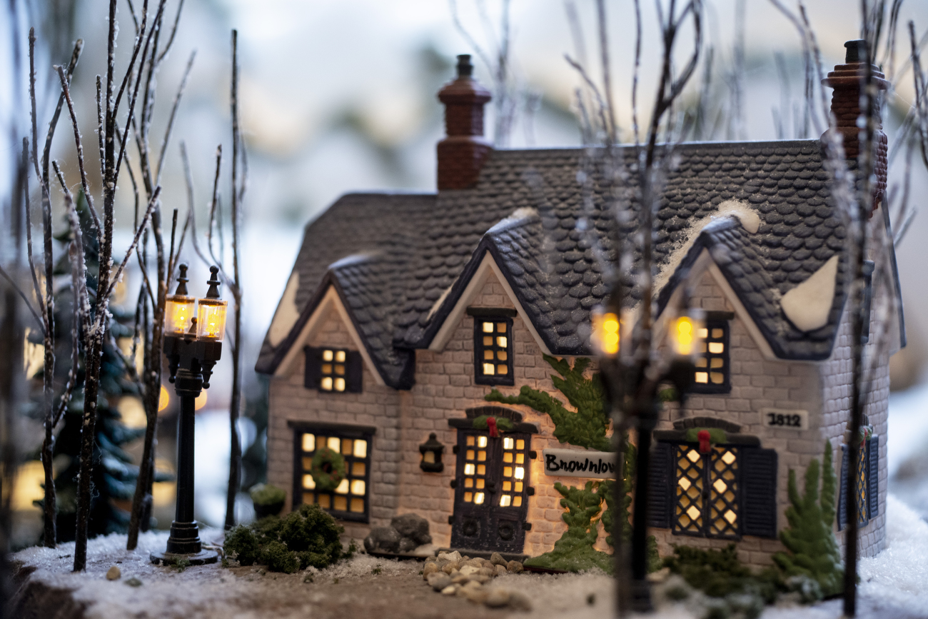 Plymouth woman builds enormous Dickensian model village display over ...
