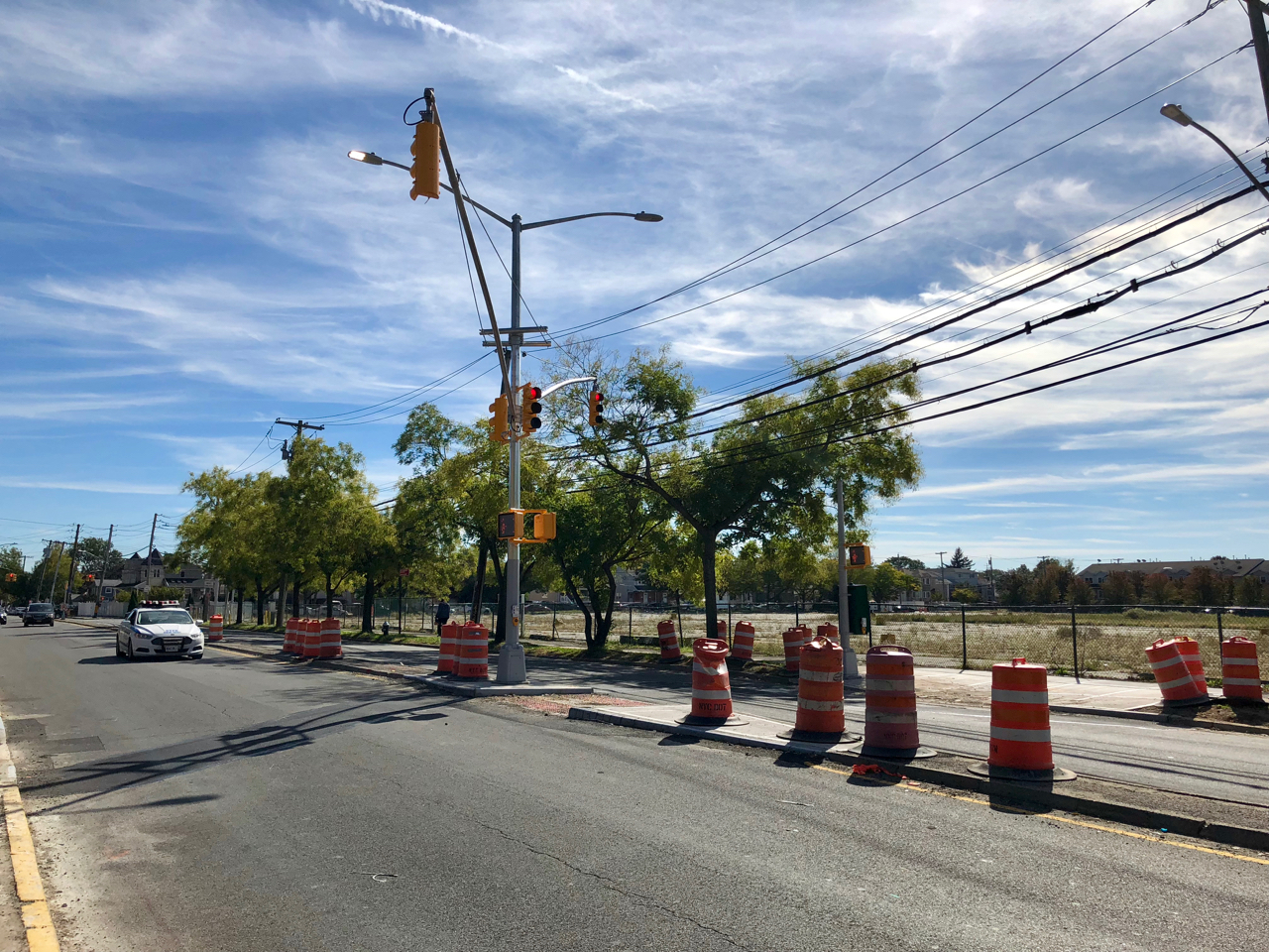 New light installed at entrance of New Dorp High School - silive.com