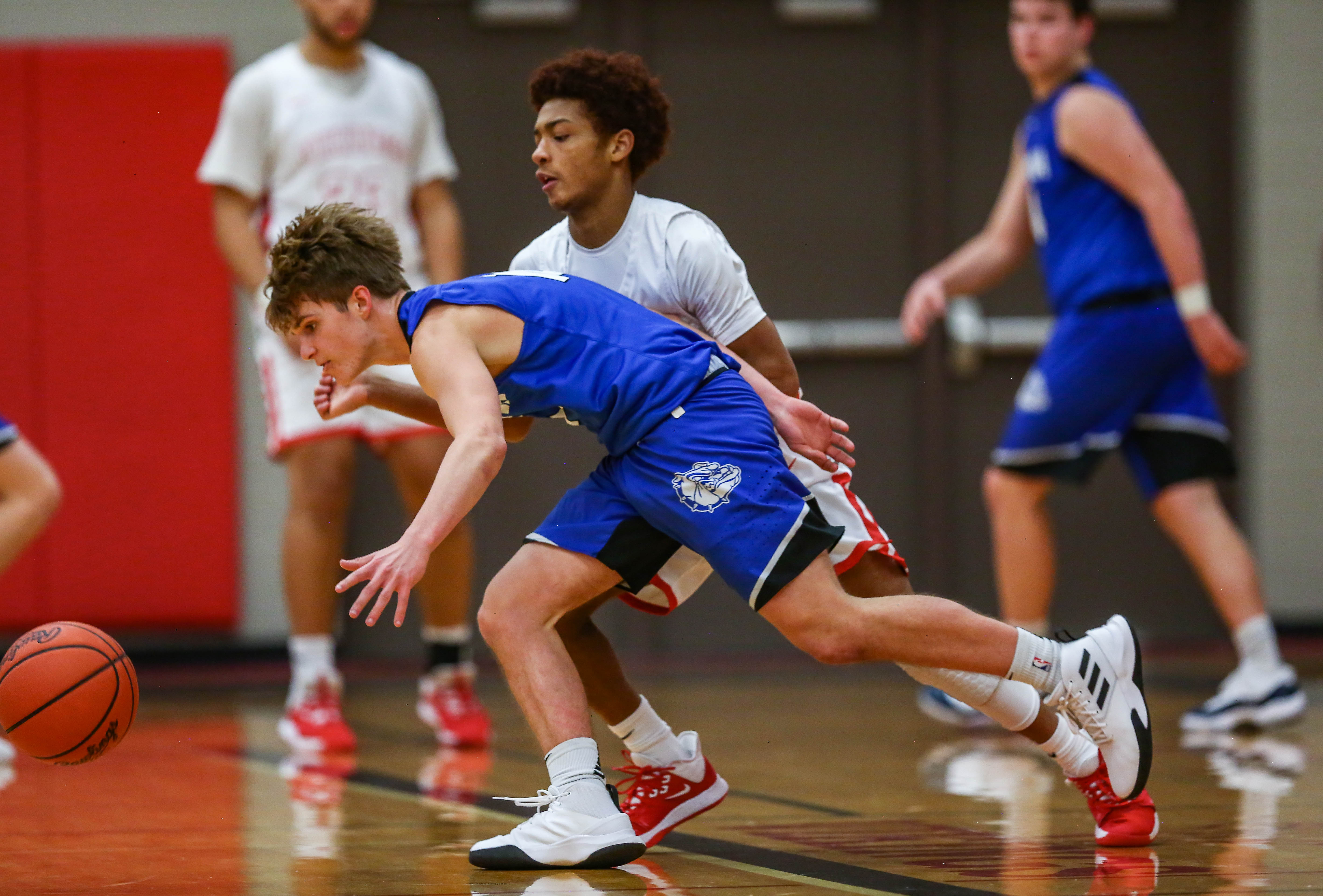 Ravenna defeats Whitehall in boys basketball, 59-29 - mlive.com