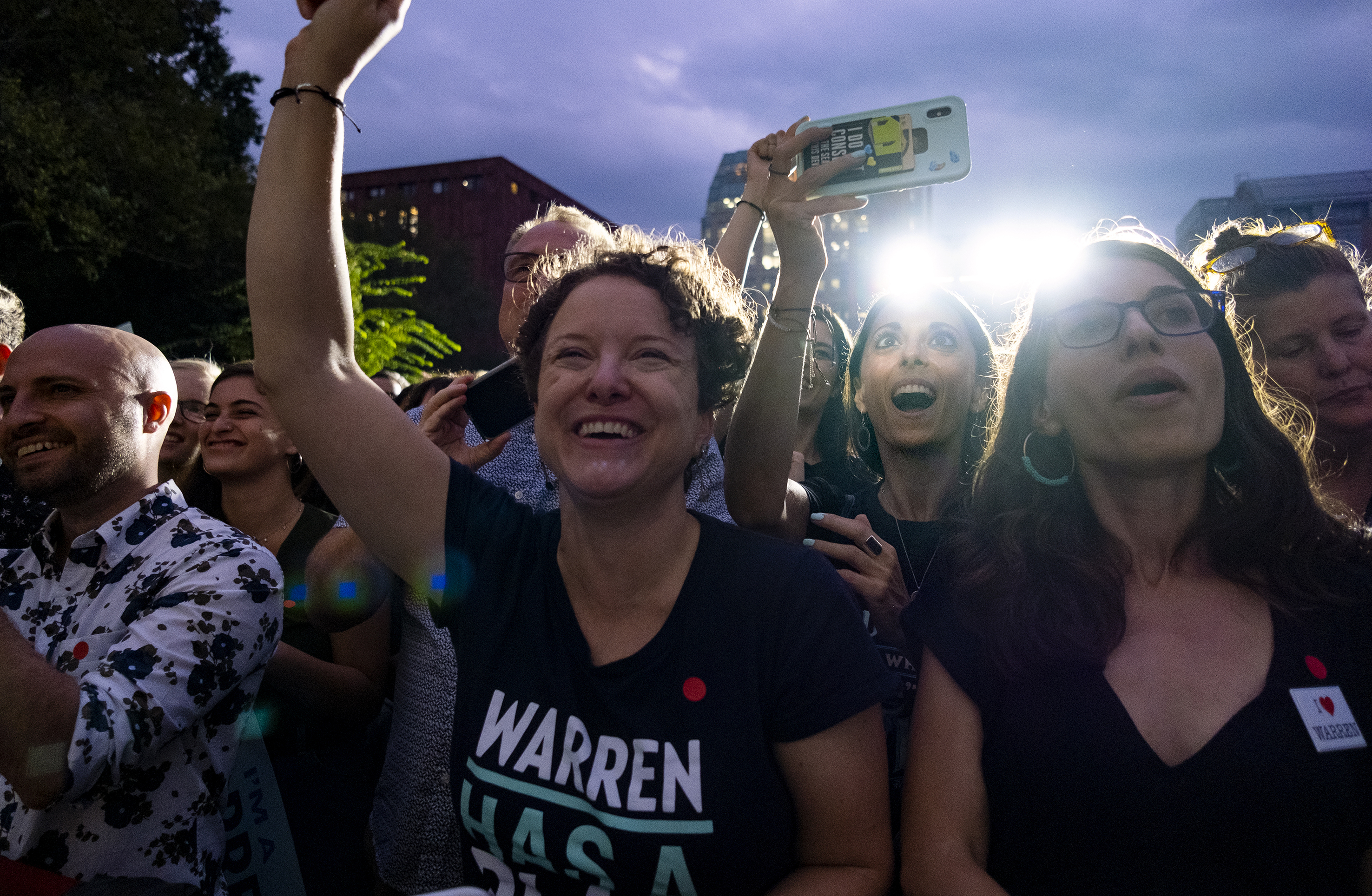 At rally, Elizabeth Warren decries Donald Trump as ‘corruption in the ...