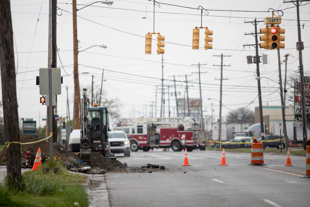 Police shut down portion of Dort Highway due to gas leak - mlive.com