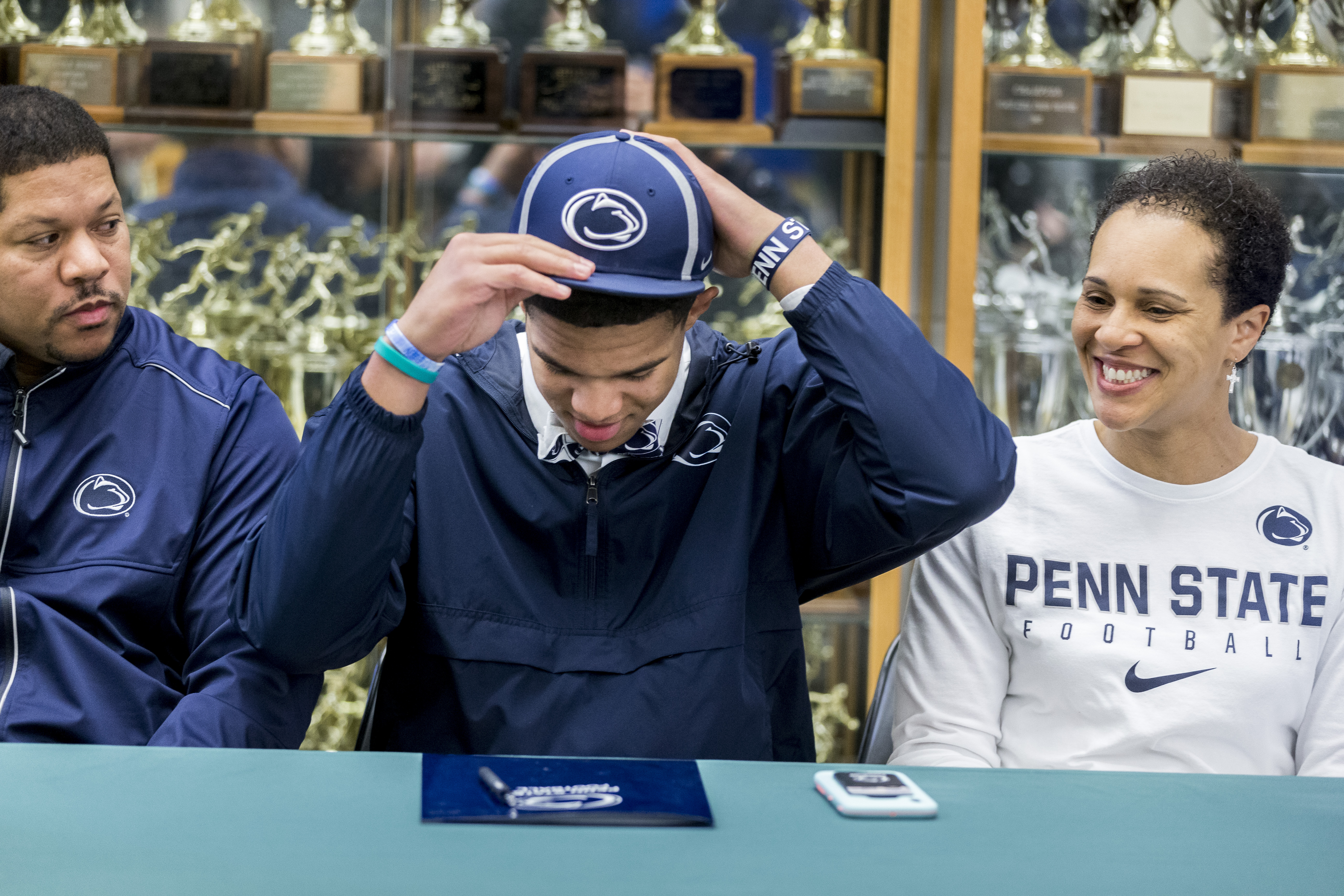 5-star Brandon Smith signs letter of intent to play for Penn State ...