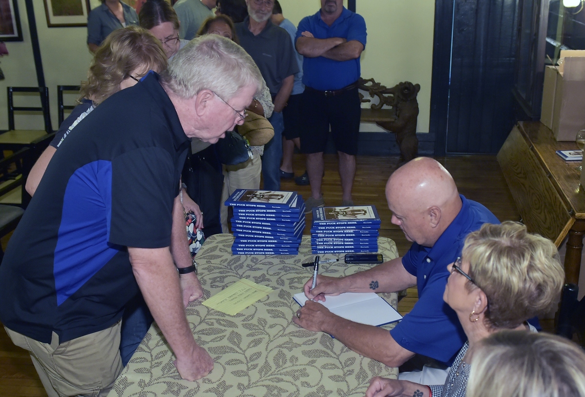 American Hockey League Hall of Fame member Bruce Landon stages book ...