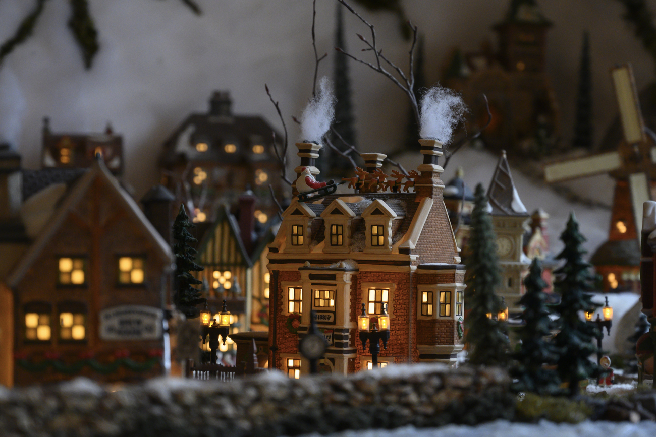 Plymouth woman builds enormous Dickensian model village display over ...
